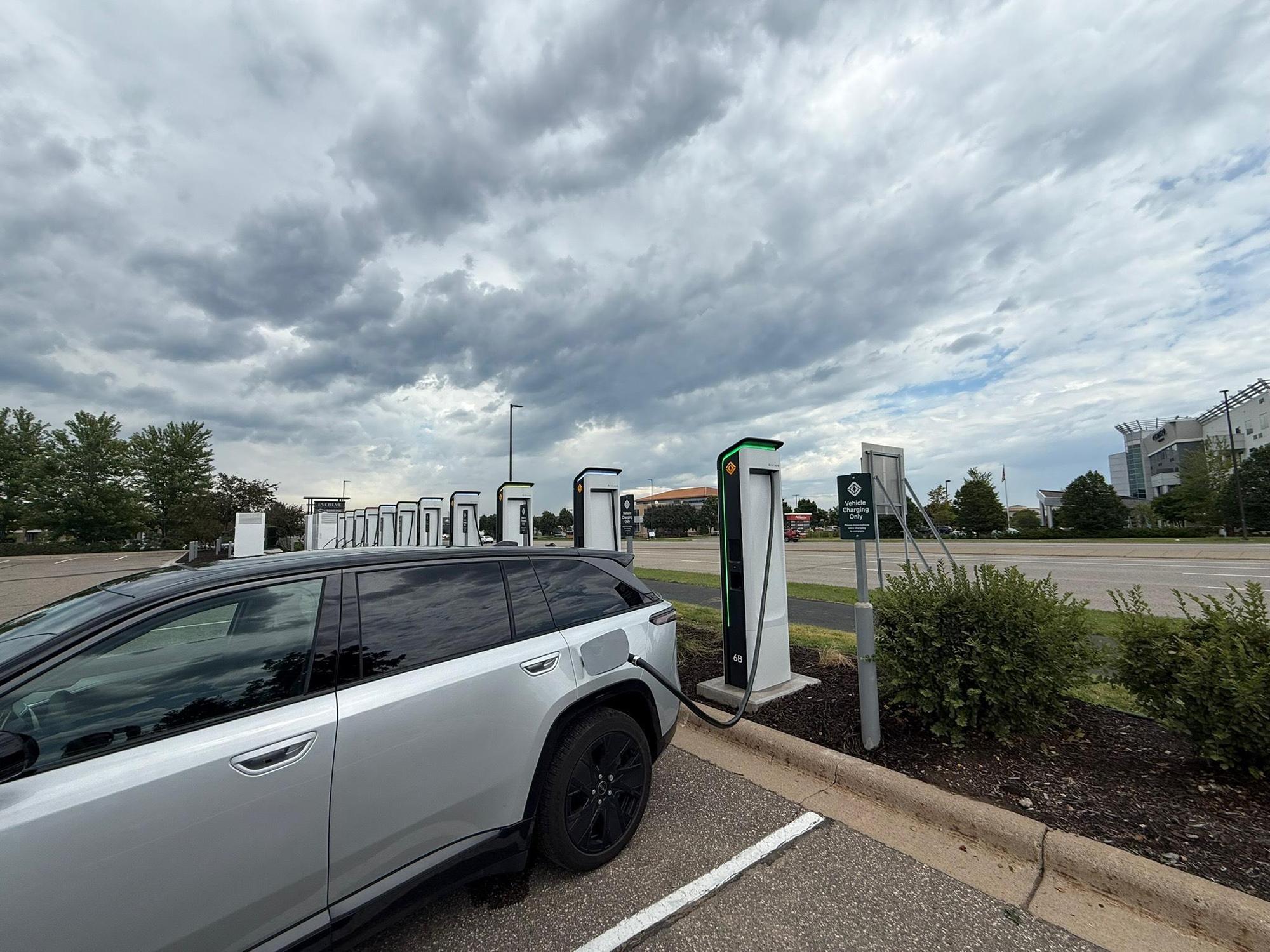 The Shoppes at Arbor Lakes | Maple Grove, MN | EV Station
