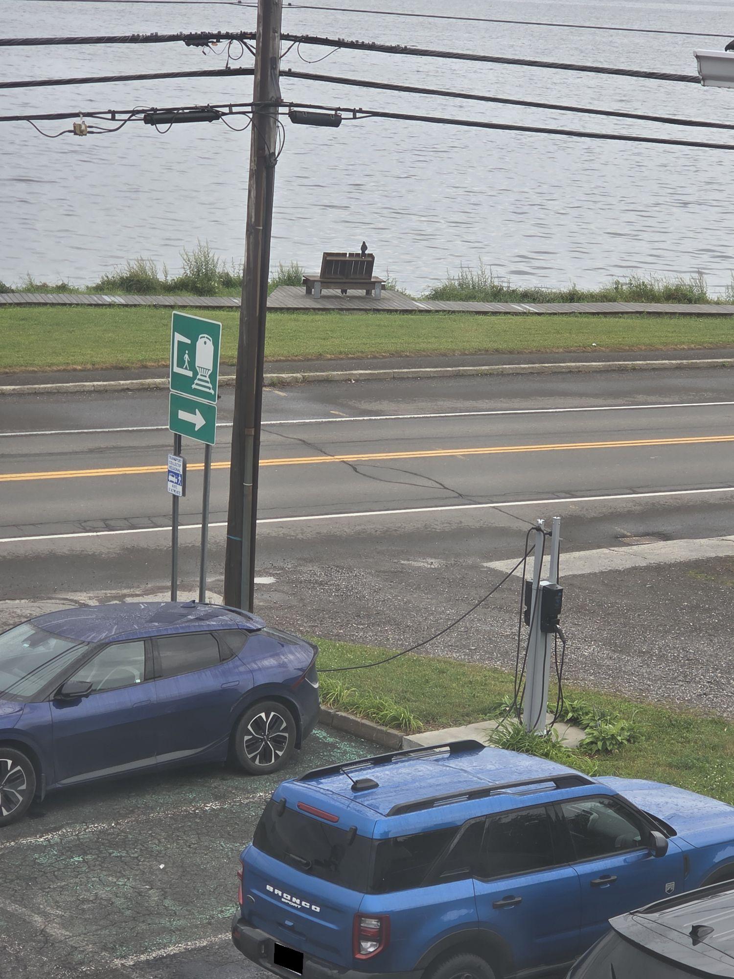 Hôtel le Manoir Belle Plage | Carleton-sur-Mer, QC | EV Station