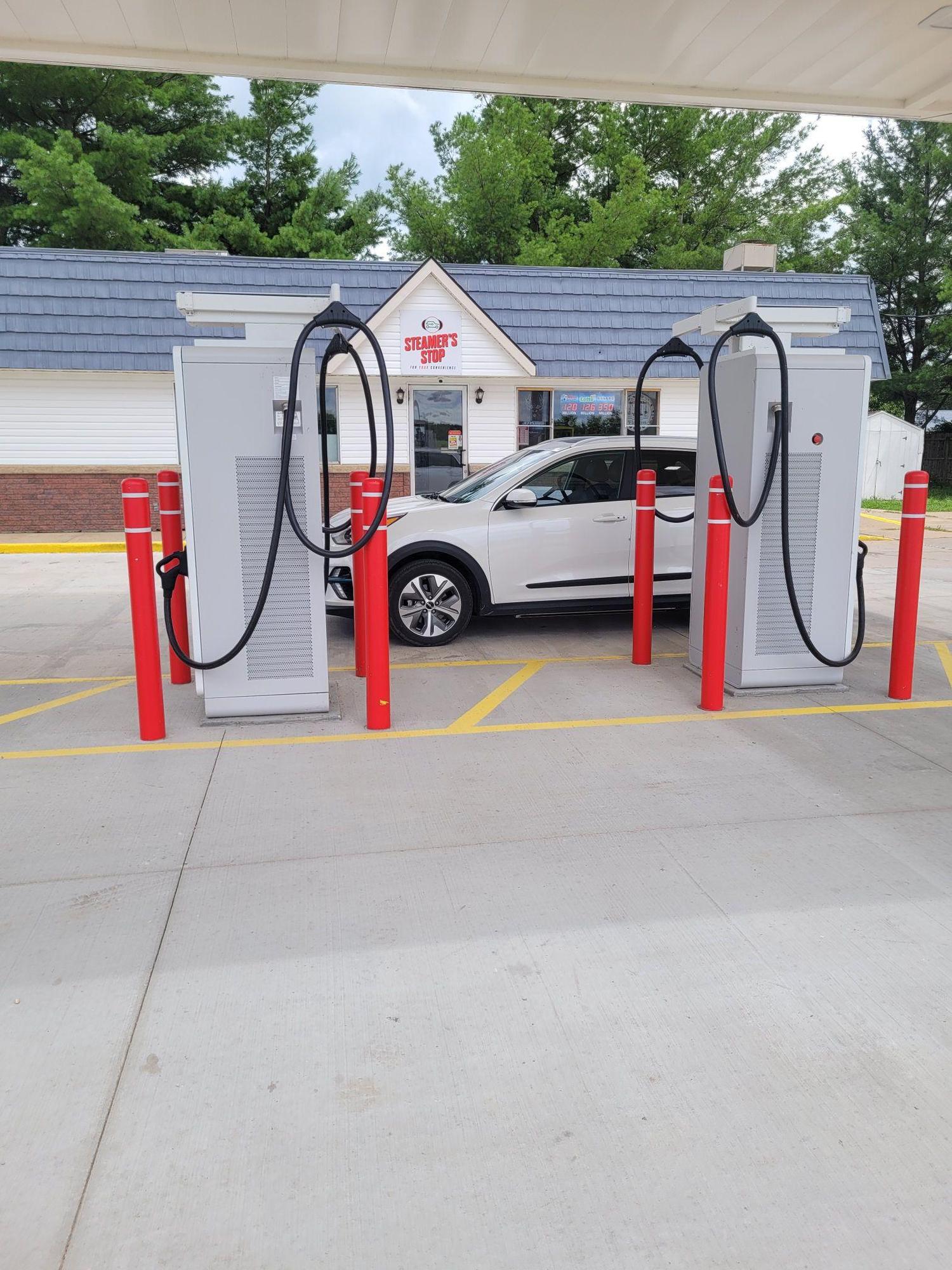 Steamers Stop | Fulton, IL | EV Station