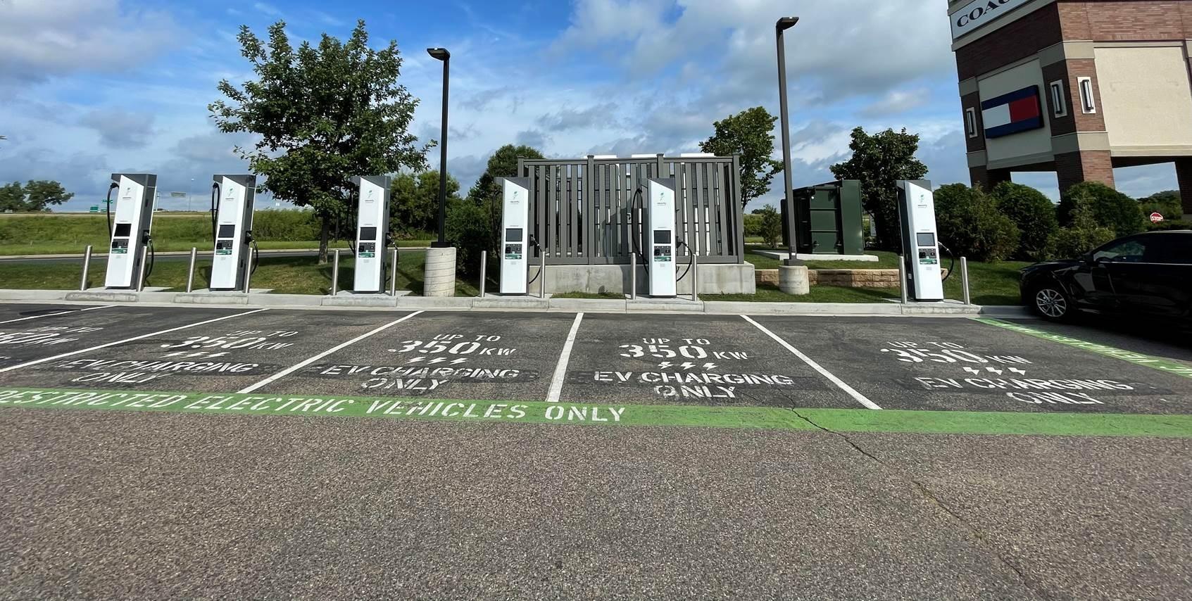 Twin Cities Premium Outlets (1) | Eagan, MN | EV Station