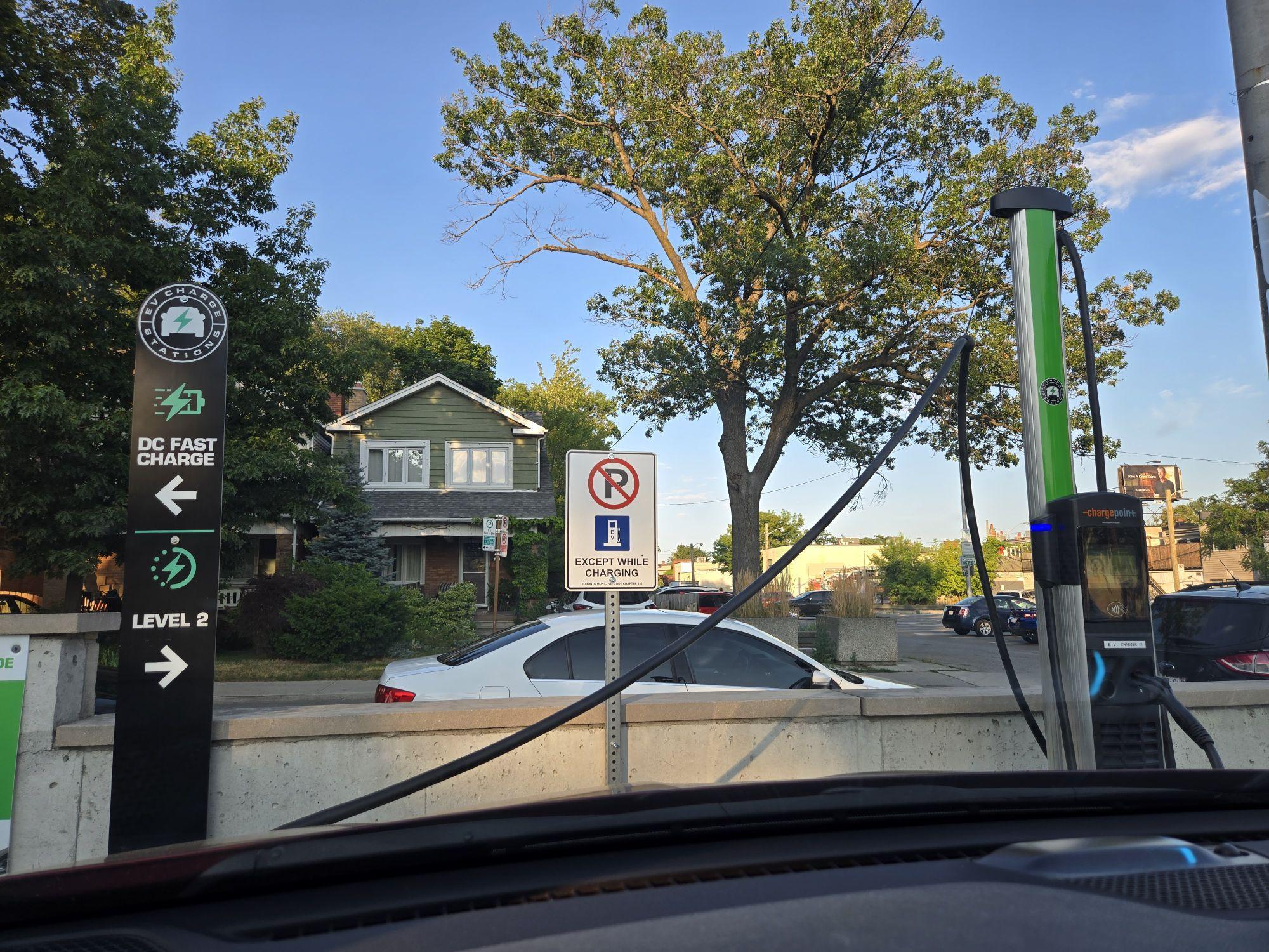 Green P Charging Parking Lot 91 | Toronto, ON | EV Station