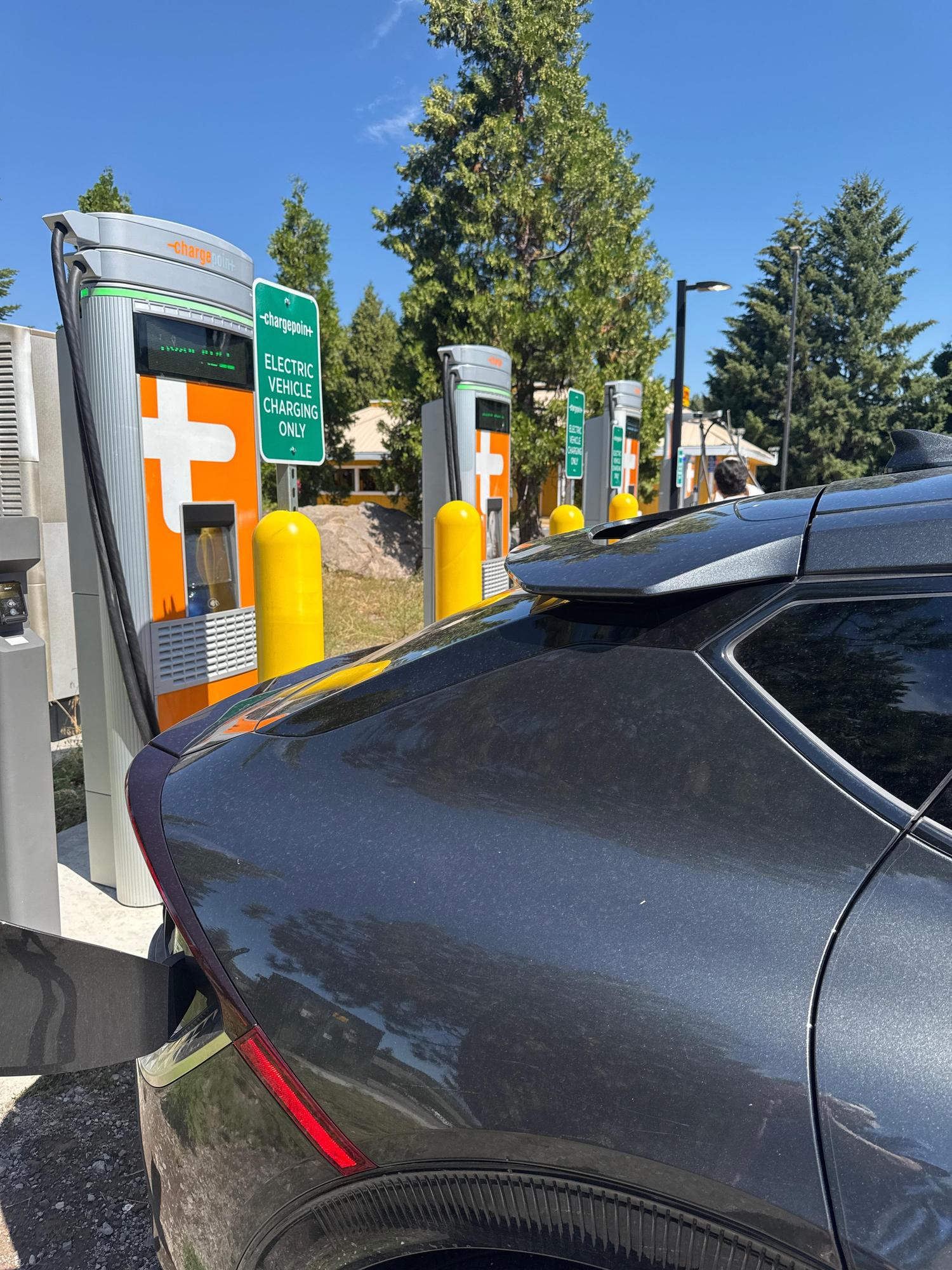 Mt Shasta Shopping Center | Mt Shasta, CA | EV Station