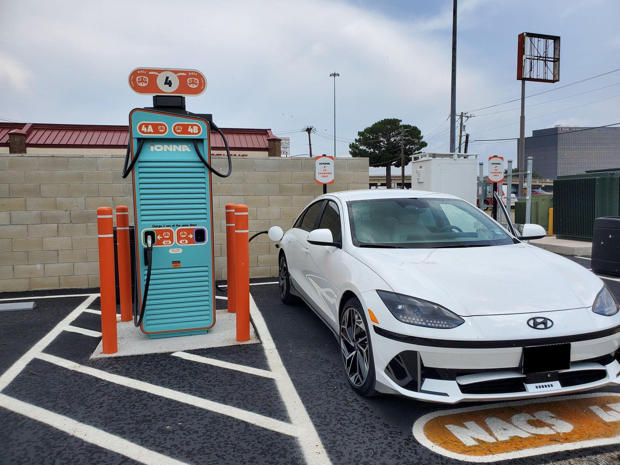 IONNA Plano, TX Rechargery Relay - N Central Expy | Plano, TX | EV Station