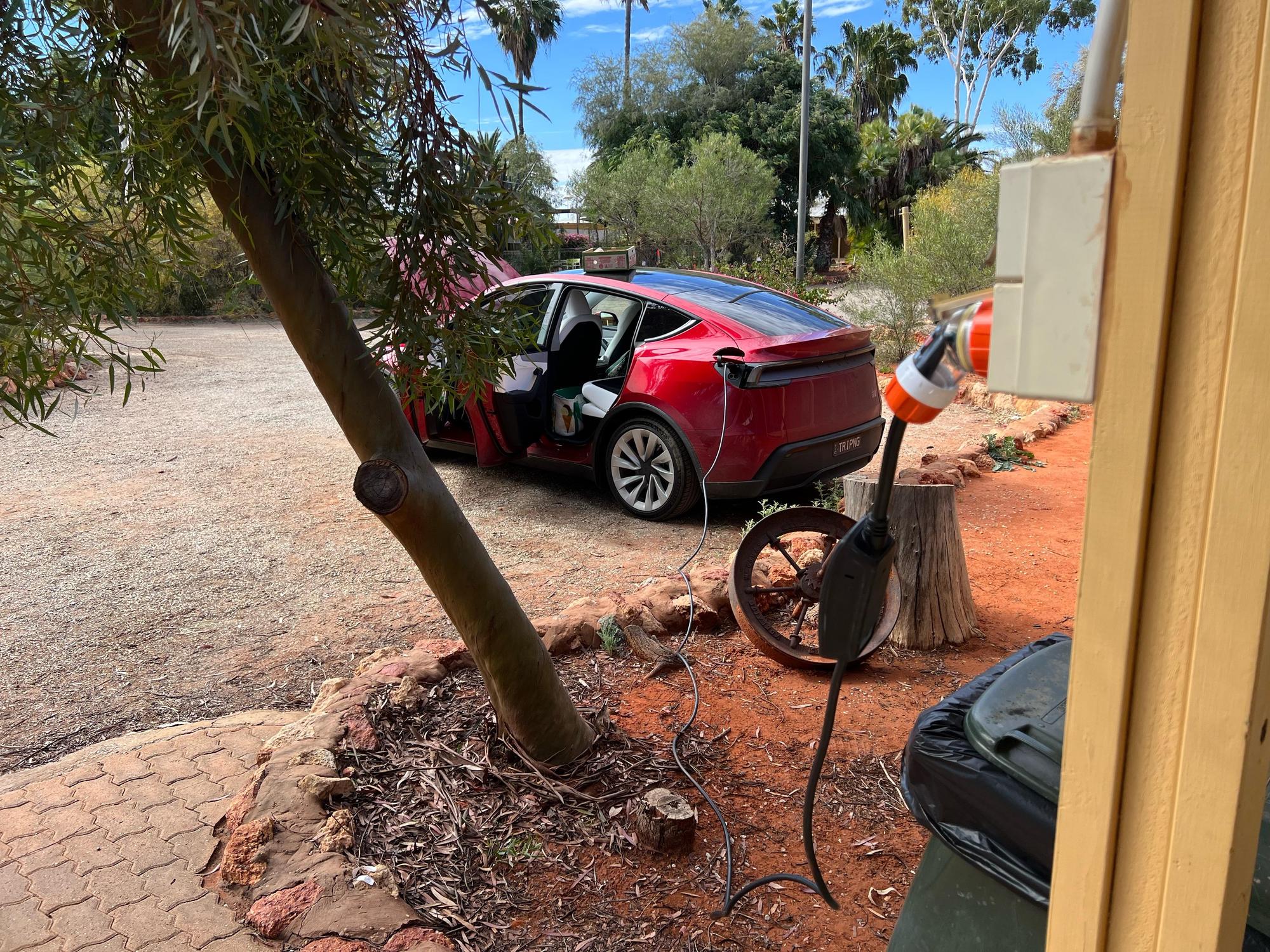 Erldunda Roadhouse (2) | Ghan, NT | EV Station