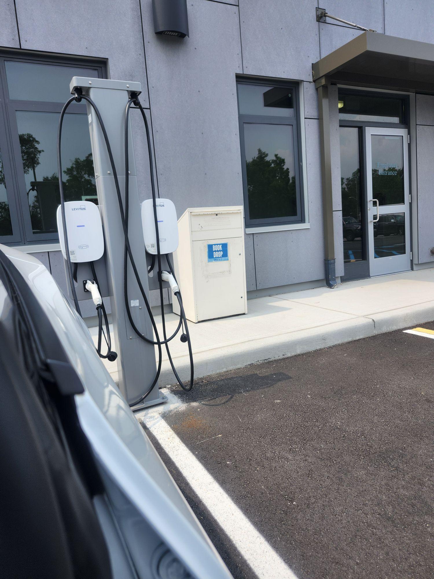 North Babylon Public Library | North Babylon, NY | EV Station