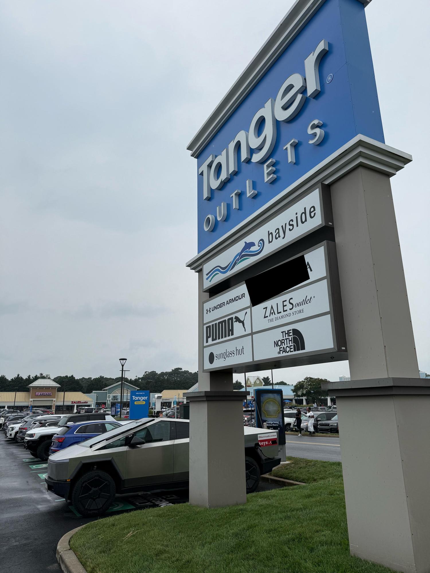 Tanger Outlets Bayside Center - Main Entrance | Rehoboth Beach, DE | EV ...