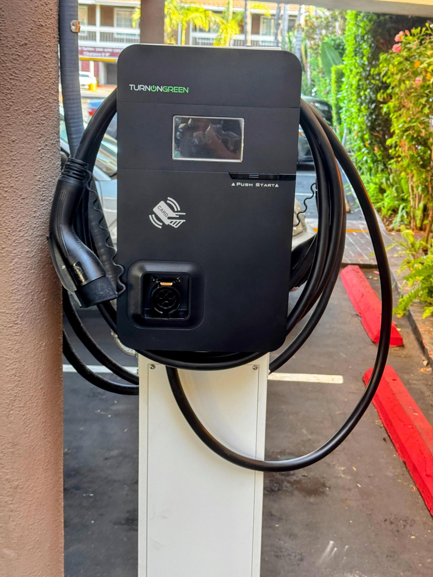 Best Western Plus Carriage Inn | Los Angeles, CA | EV Station