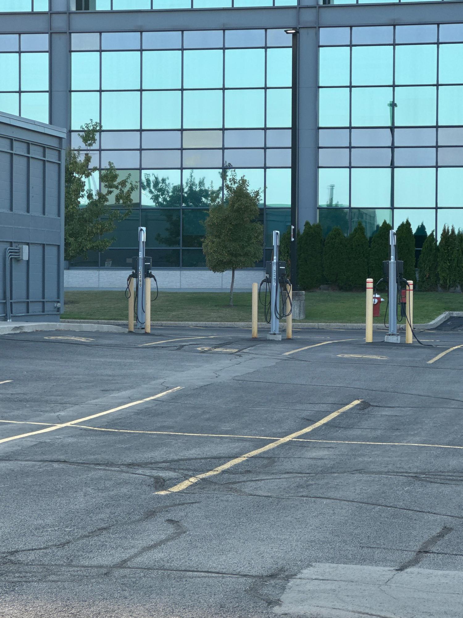 Hatch | Mississauga, ON | EV Station