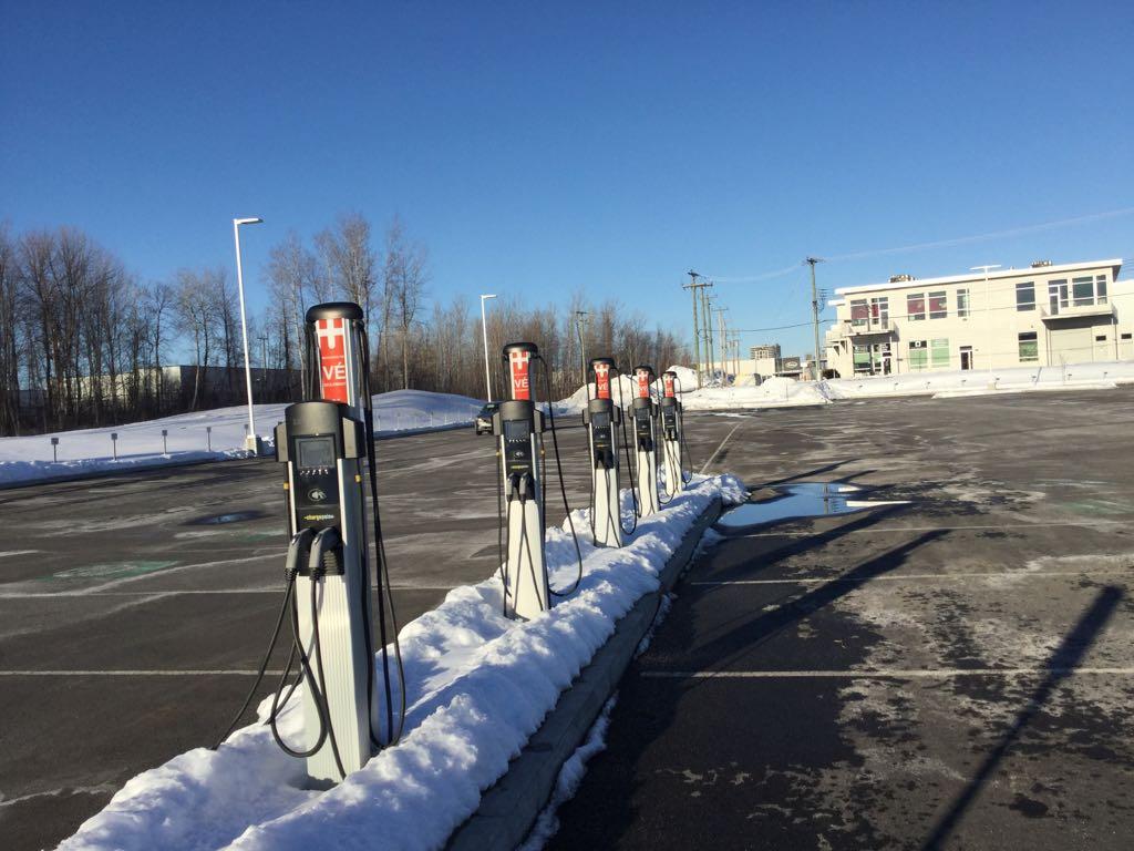 Lumen Distribution Centre | Laval, QC | EV Station