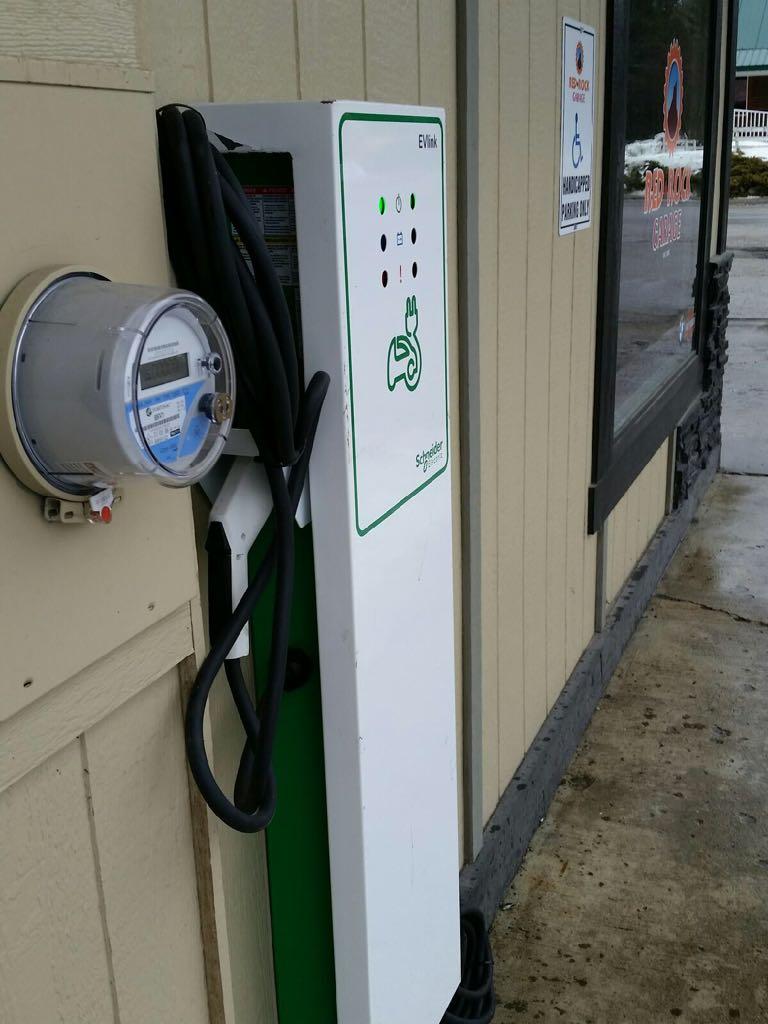 Red Rock Garage (1) | Beaverdell, BC | EV Station