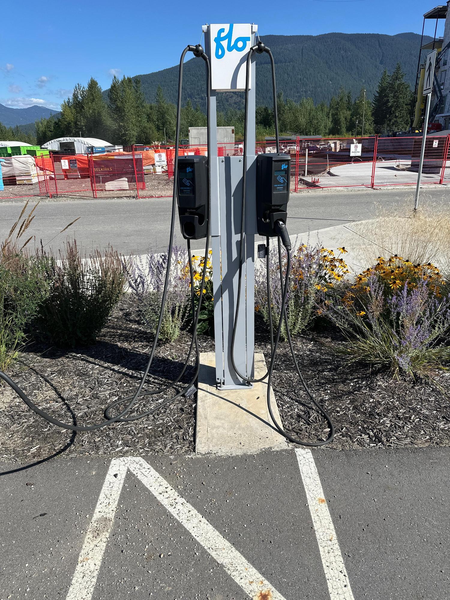 Mackenzie Plaza | Revelstoke, BC | EV Station