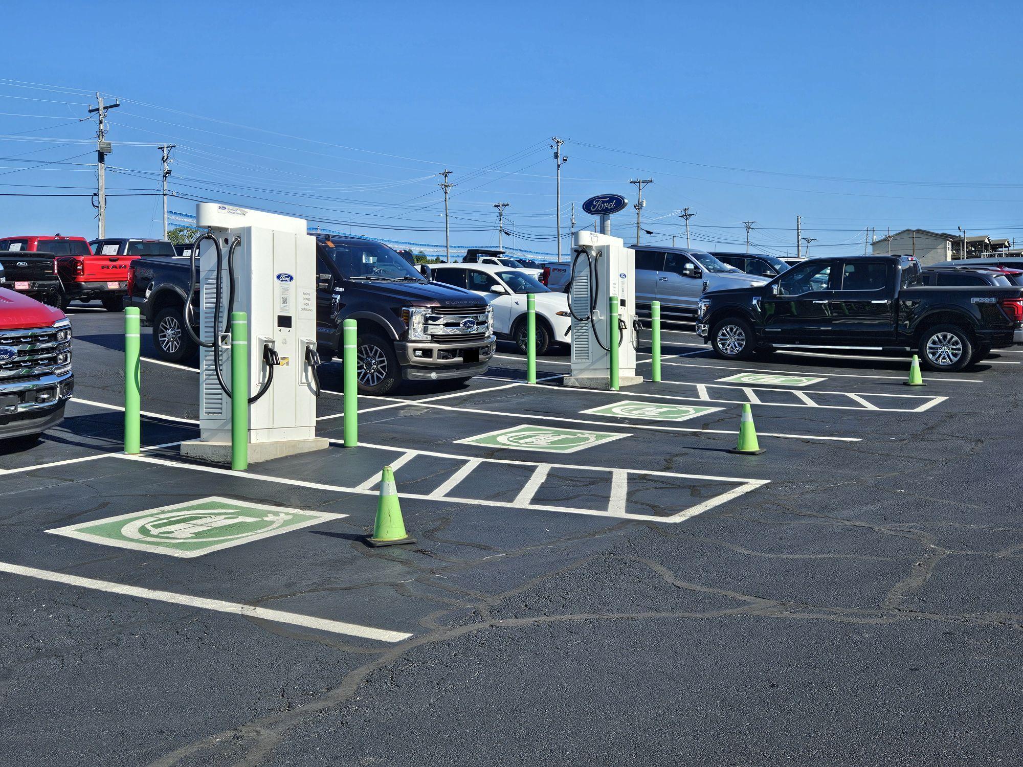 Tri Lakes Ford | Branson, MO | EV Station