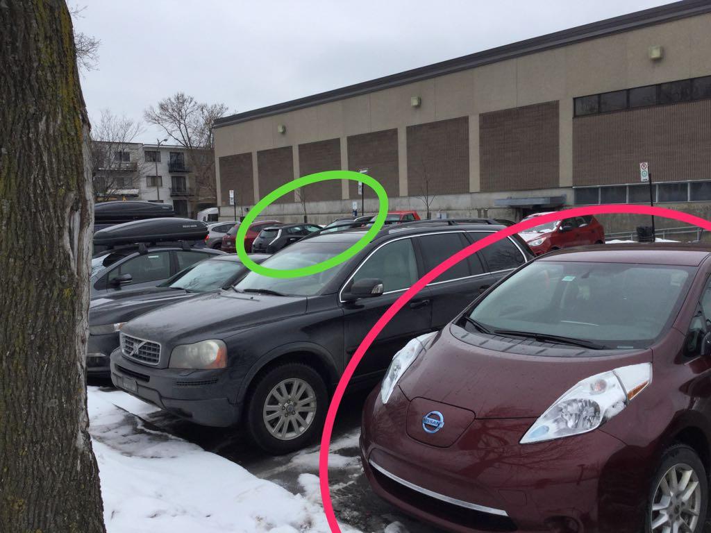 Aréna Howie Morenz | Montréal, QC | EV Station