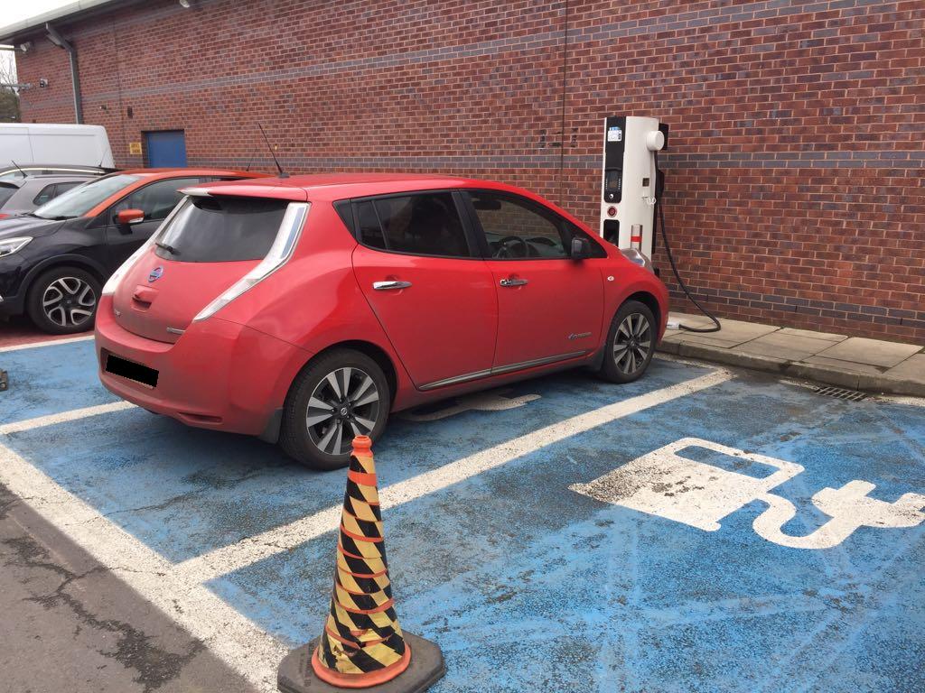 Lookers Nissan Leeds | Leeds, England | EV Station