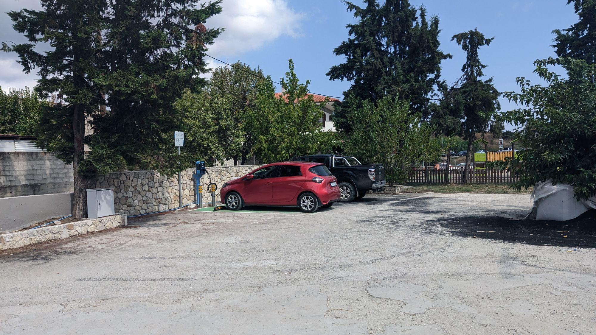 DEI blue - KGM Coaching | 40.050844, 23.414767 | EV Station