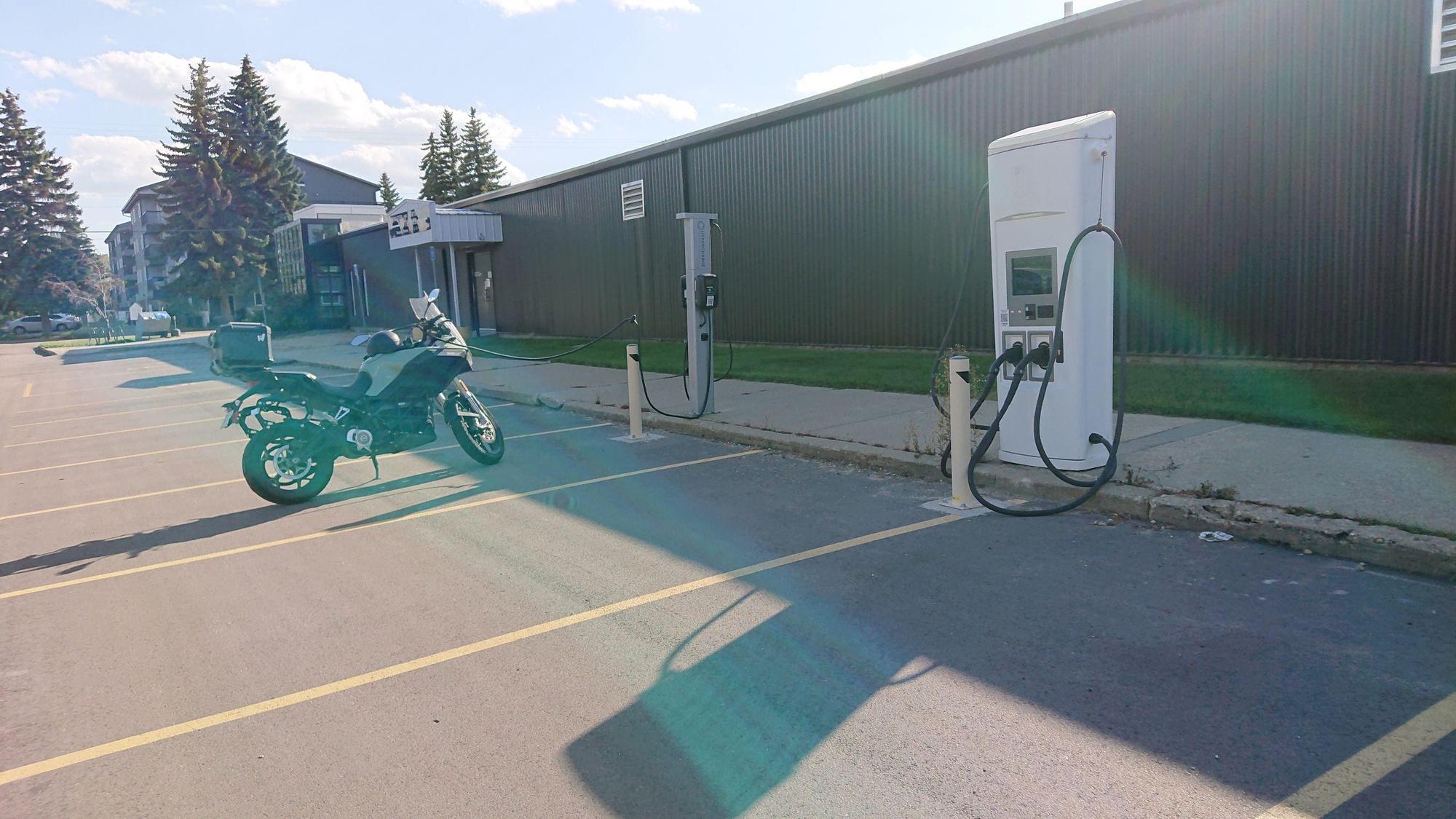 Devon Arena | Devon, AB | EV Station