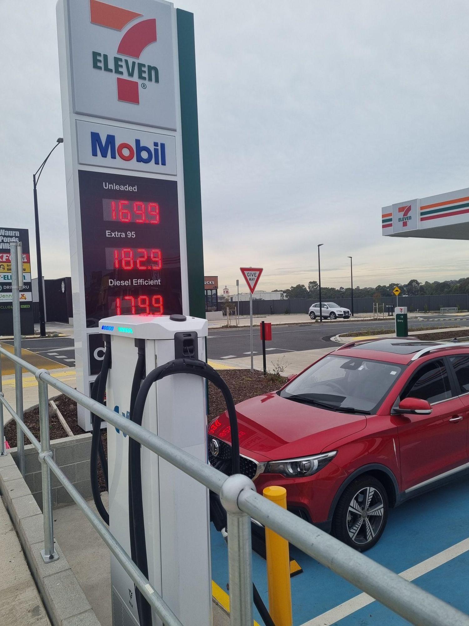 Waurn Ponds Village - Grovedale | Grovedale, VIC | EV Station