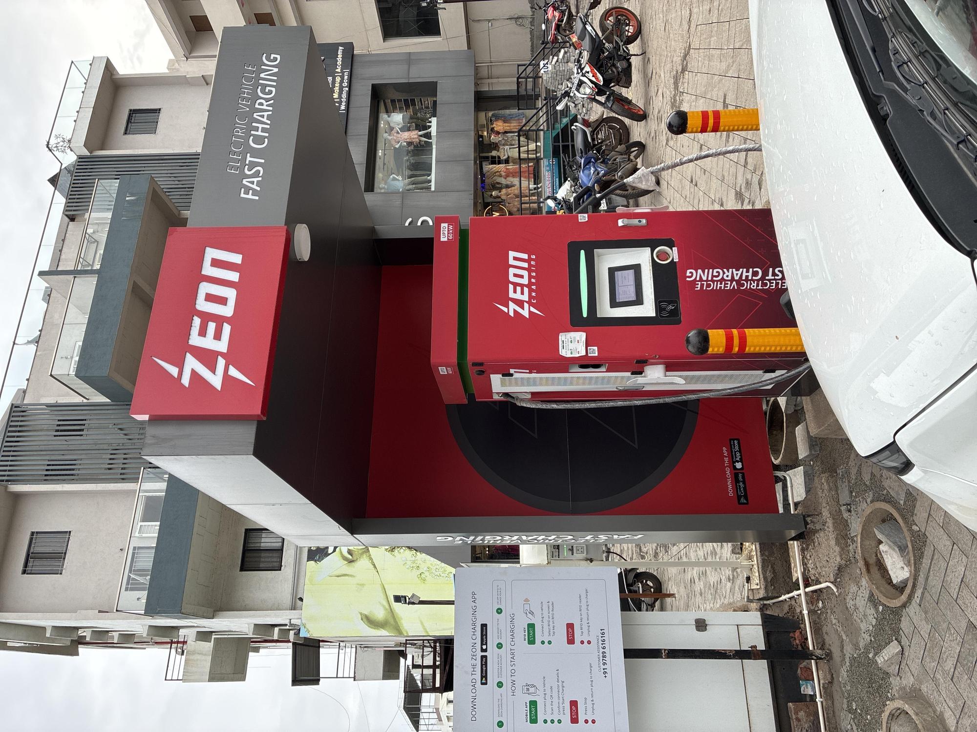 Zeon Charging | Fast Charger DC 60kW CCS2 Dual Gun Charger | Miraj Rd ...