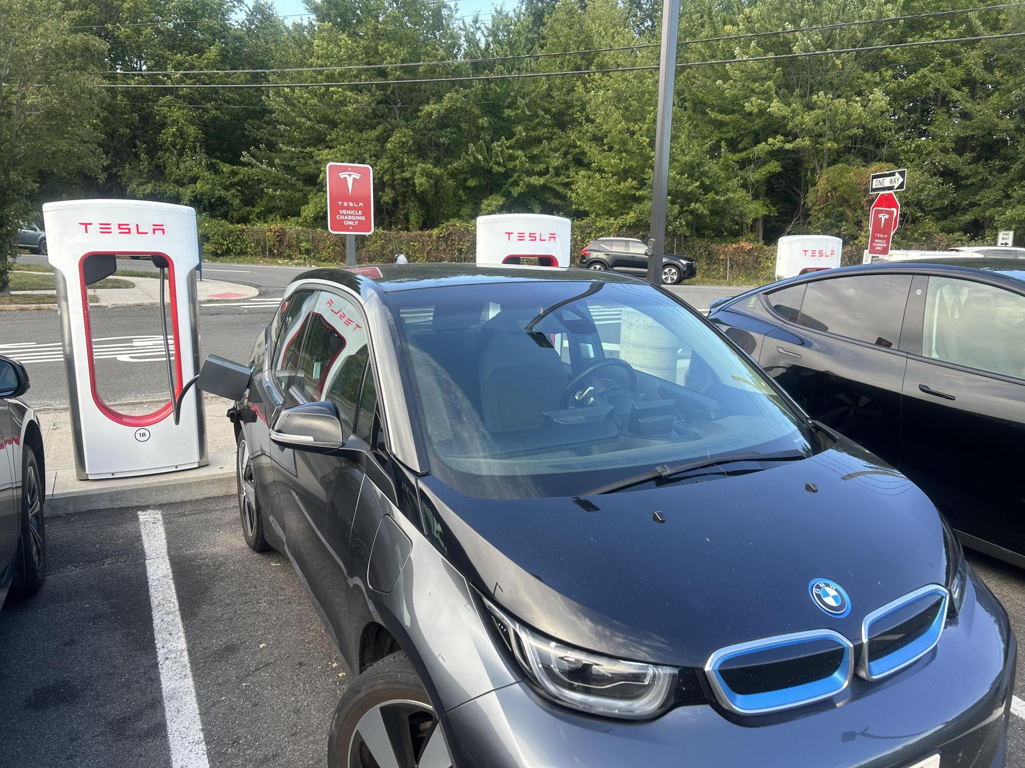 Expressway Plaza | New York, NY | EV Station