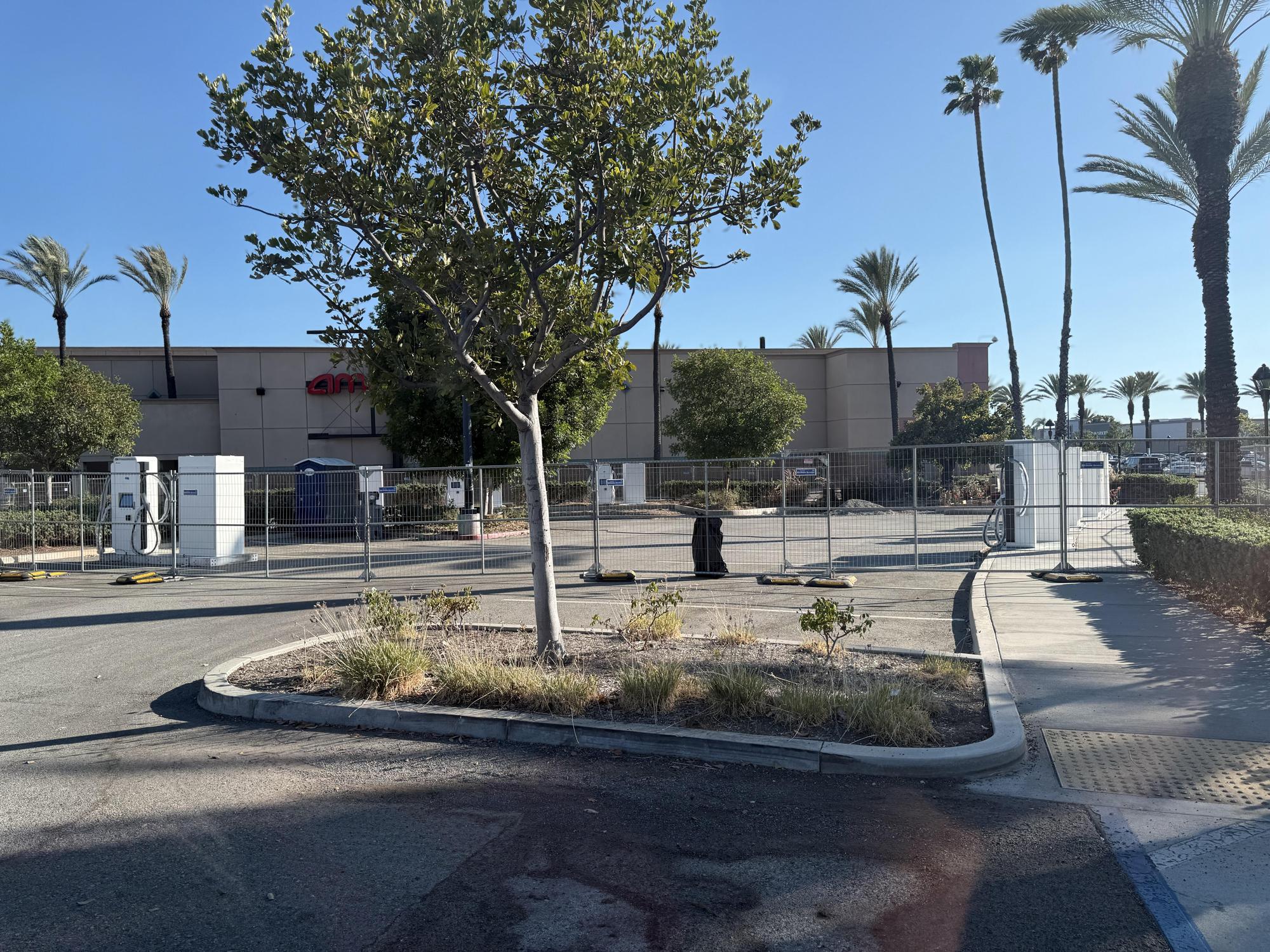 Covina Town Square - AMC Covina 17 | Covina, CA | EV Station