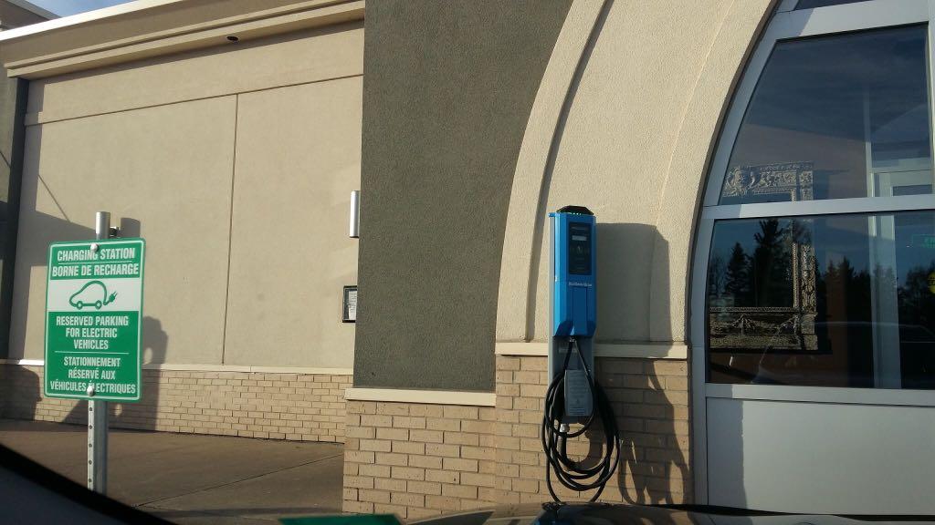 Rôtisserie St Hubert | Moncton, NB | EV Station