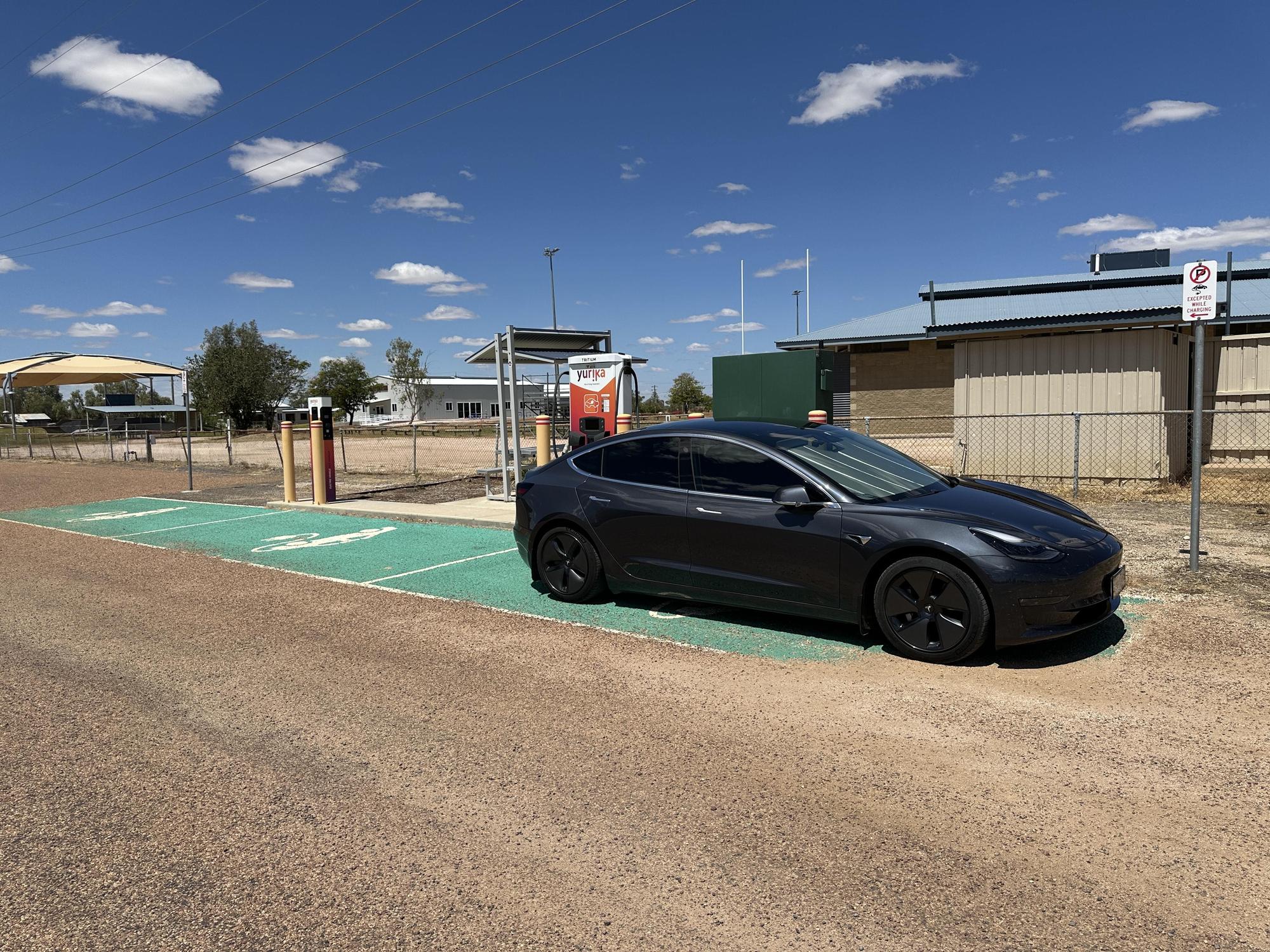 Eric Lenton Memorial Recreation Grounds | Winton, QLD | EV Station