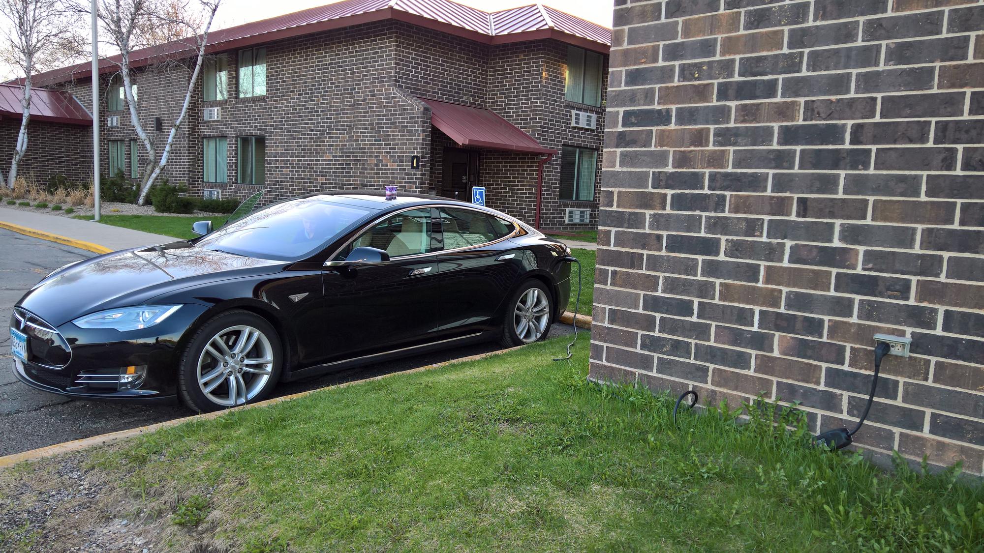 Kahler Apache Hotel | Rochester, MN | EV Station