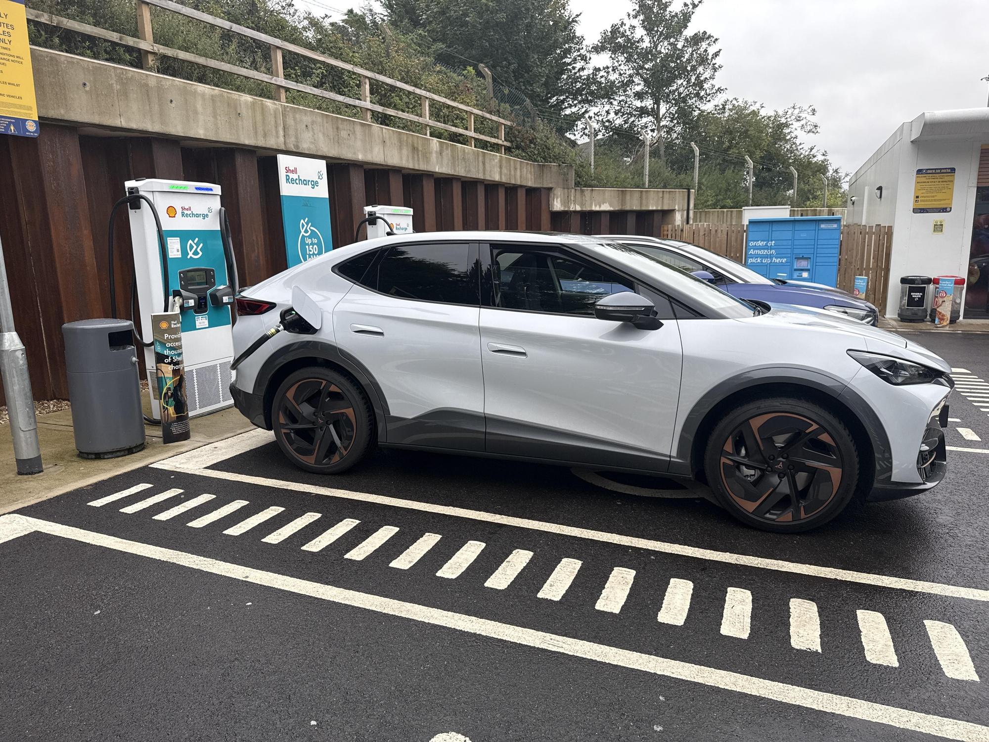 Shell Luton Airport | Eaton Green Road, Luton, LU2 9HD, UK | EV Station