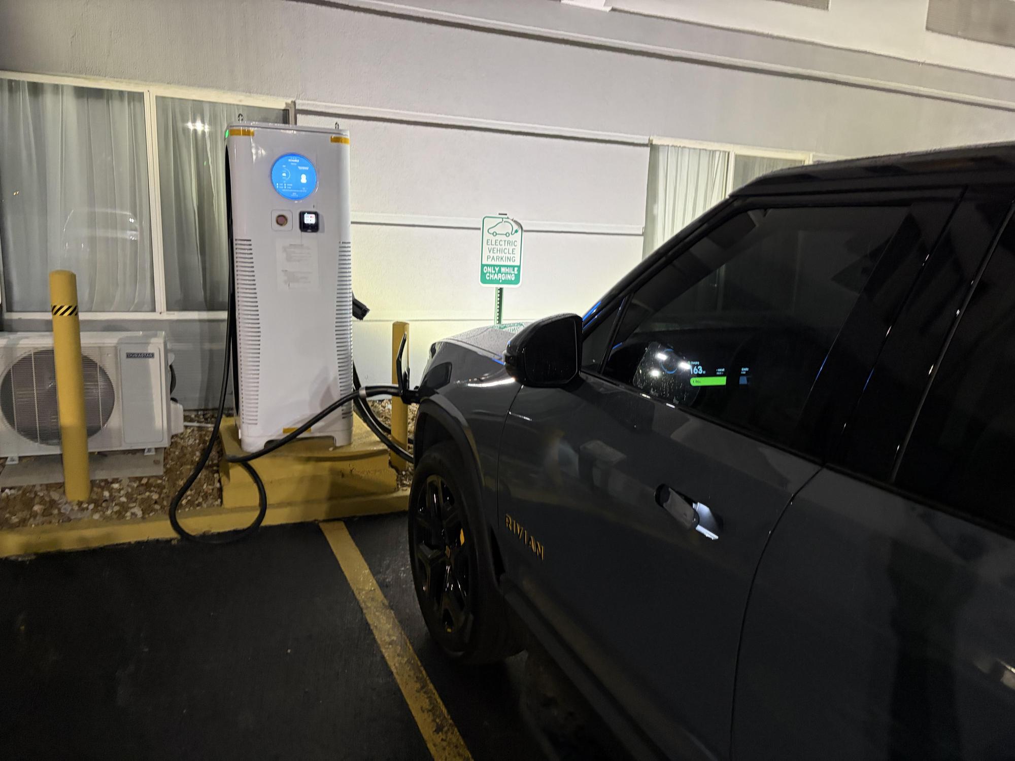 Wingate by Wyndham Tinley Park | Tinley Park, IL | EV Station