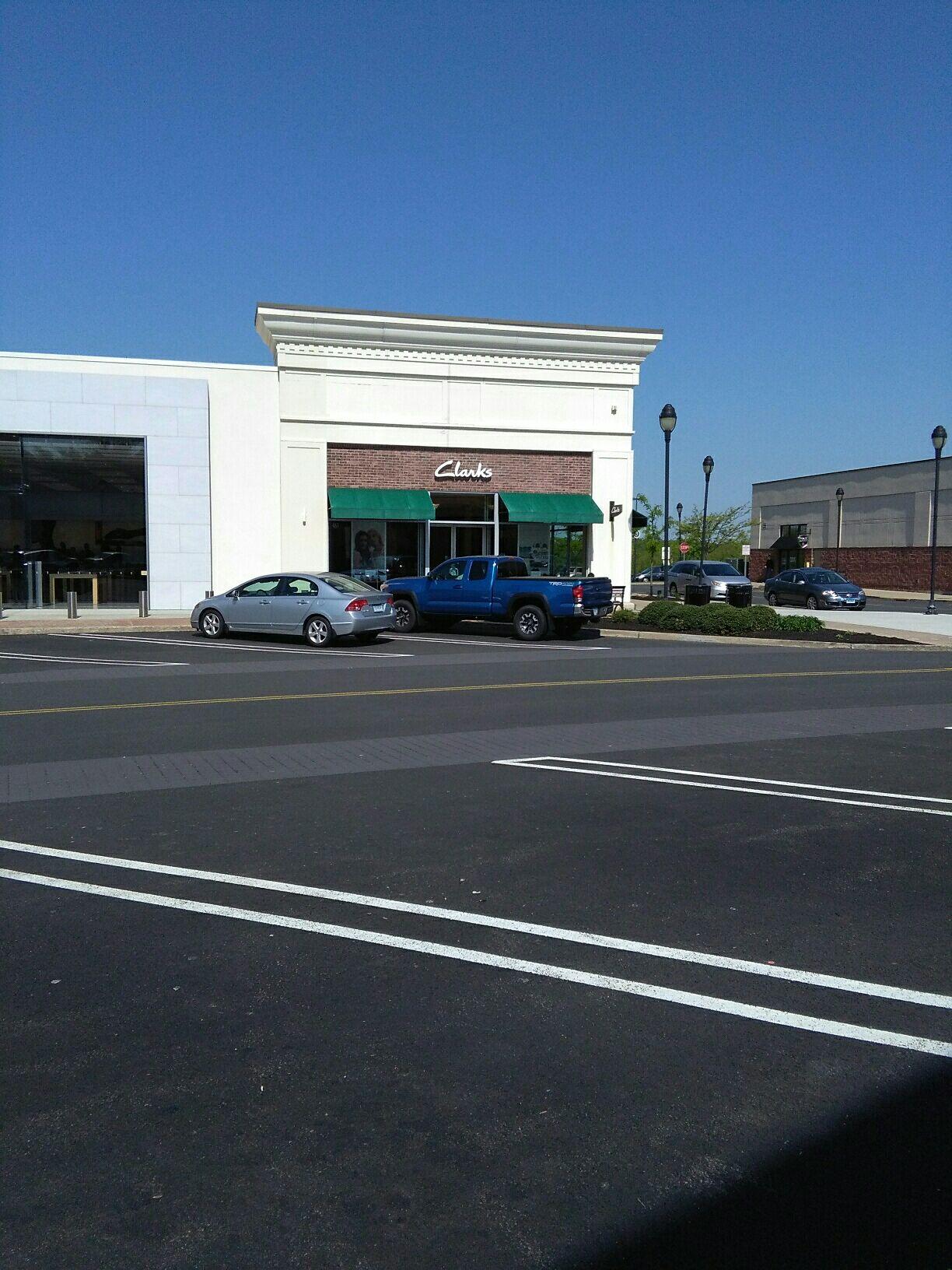 The Shops at Evergreen Walk | South Windsor, CT | EV Station