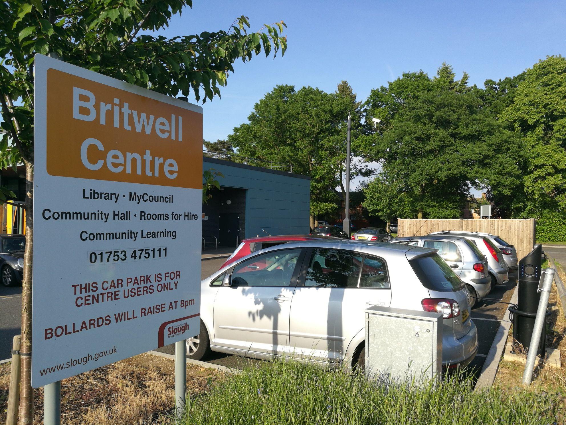 Britwell Library | Slough, England | EV Station