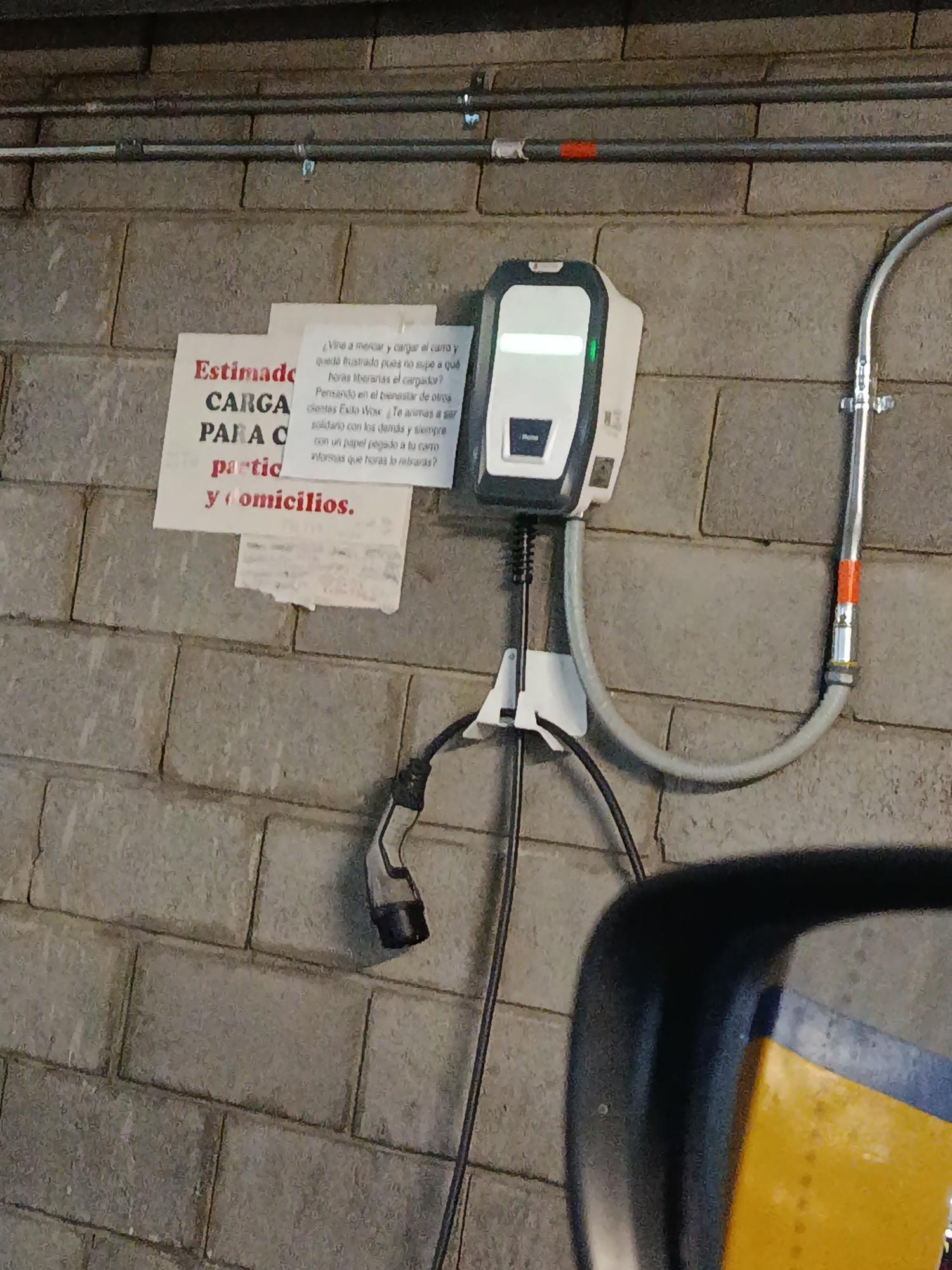 Éxito Country | Bogotá, Bogotá | EV Station