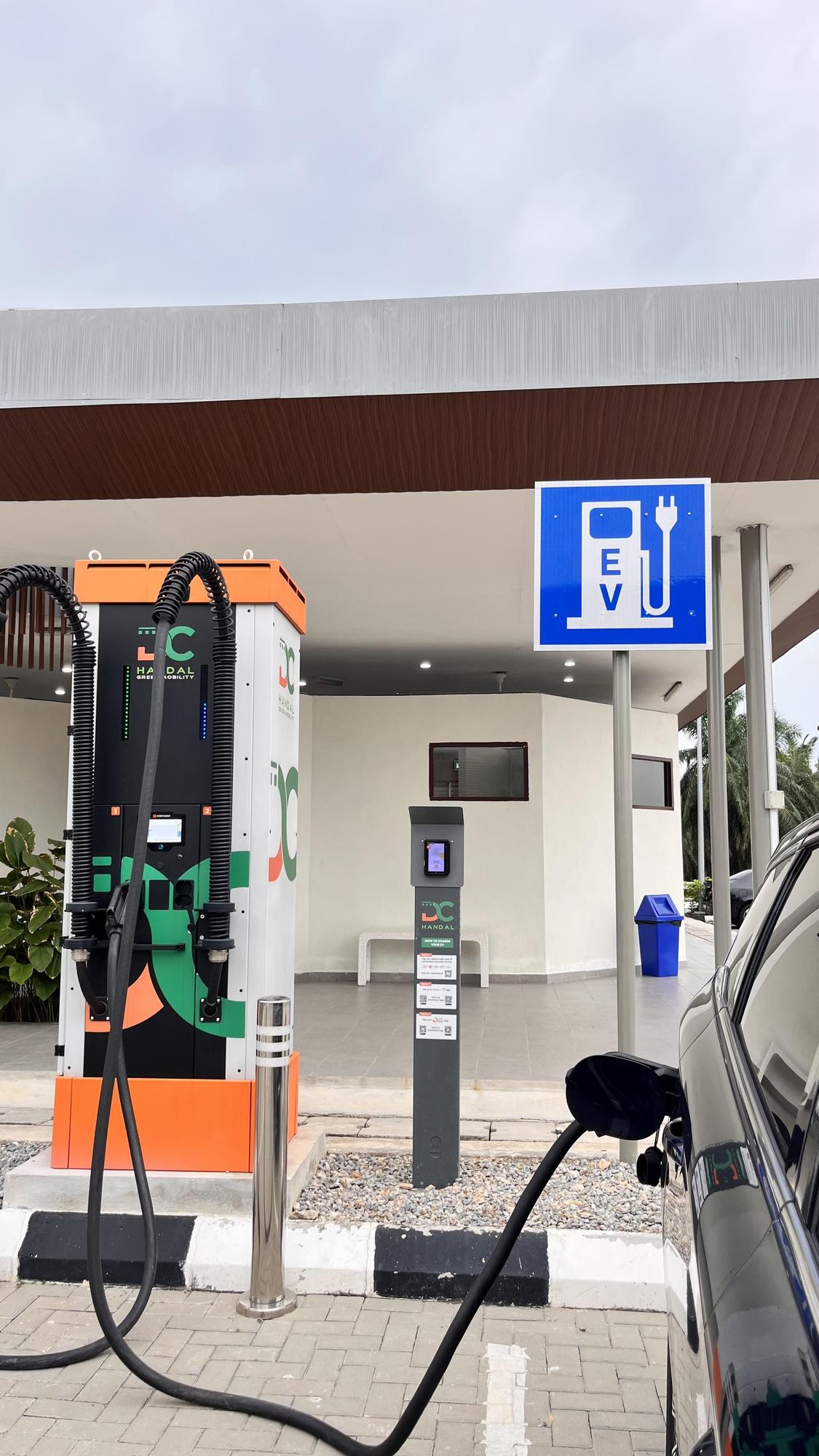 WCE E32 Assam Jawa Toll Plaza by DC Handal [200 kW | 2 DCs | RM1.30/kWh ...