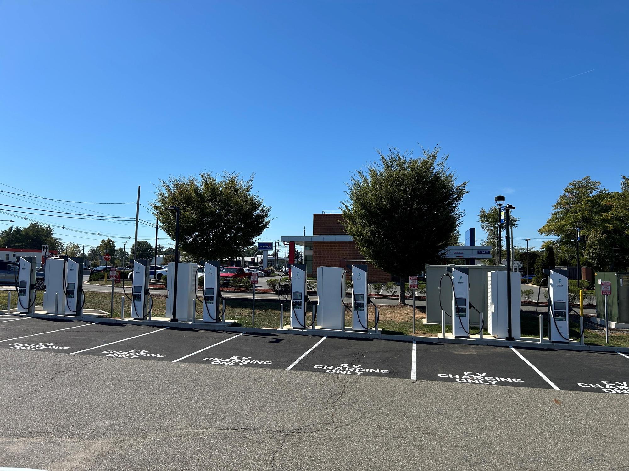 Millbrook Edison Mall | Edison, NJ | EV Station