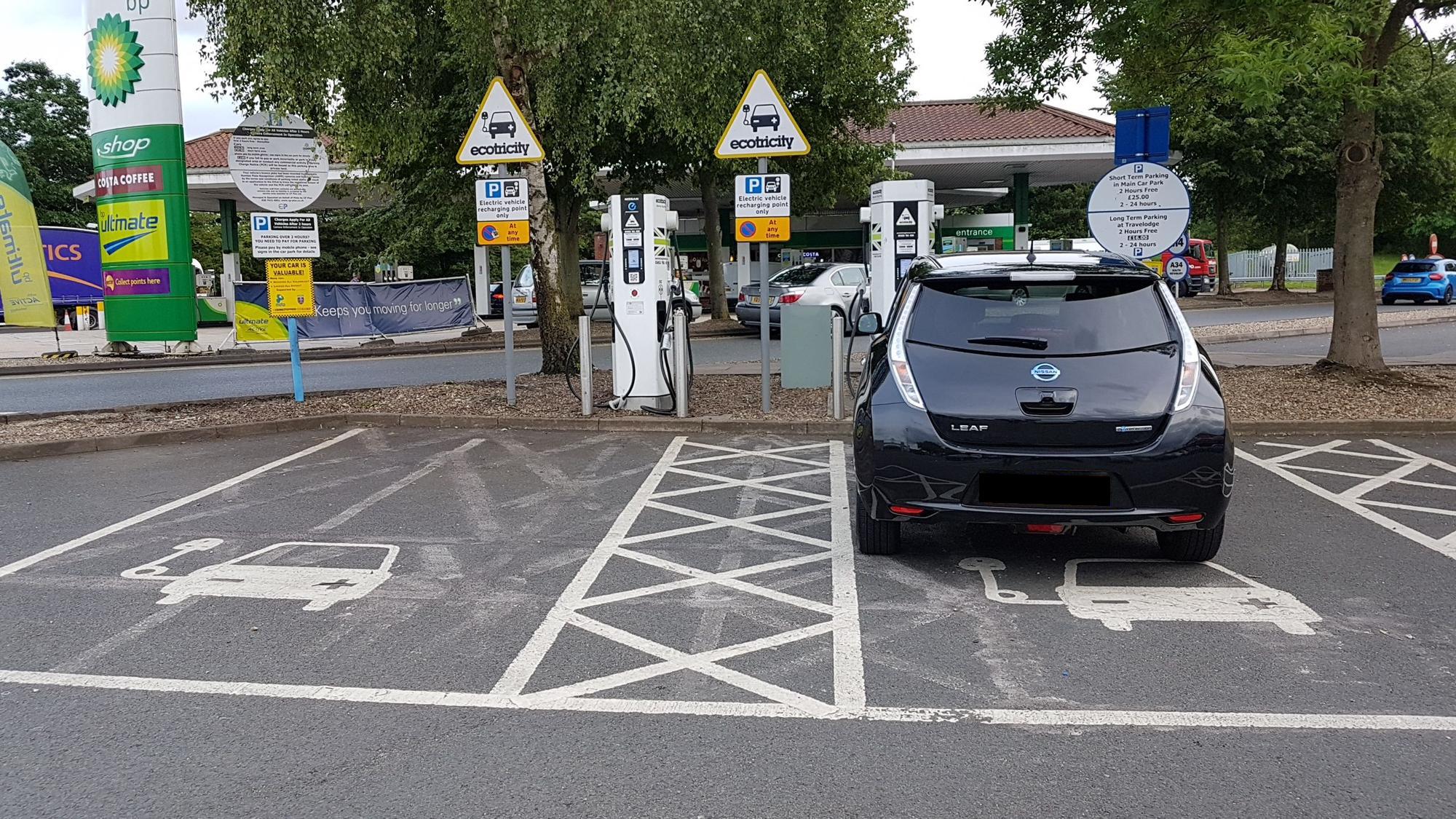 Chieveley Services M4/A34 | Moto Services, M4/A34 Motorway Jct 13 ...