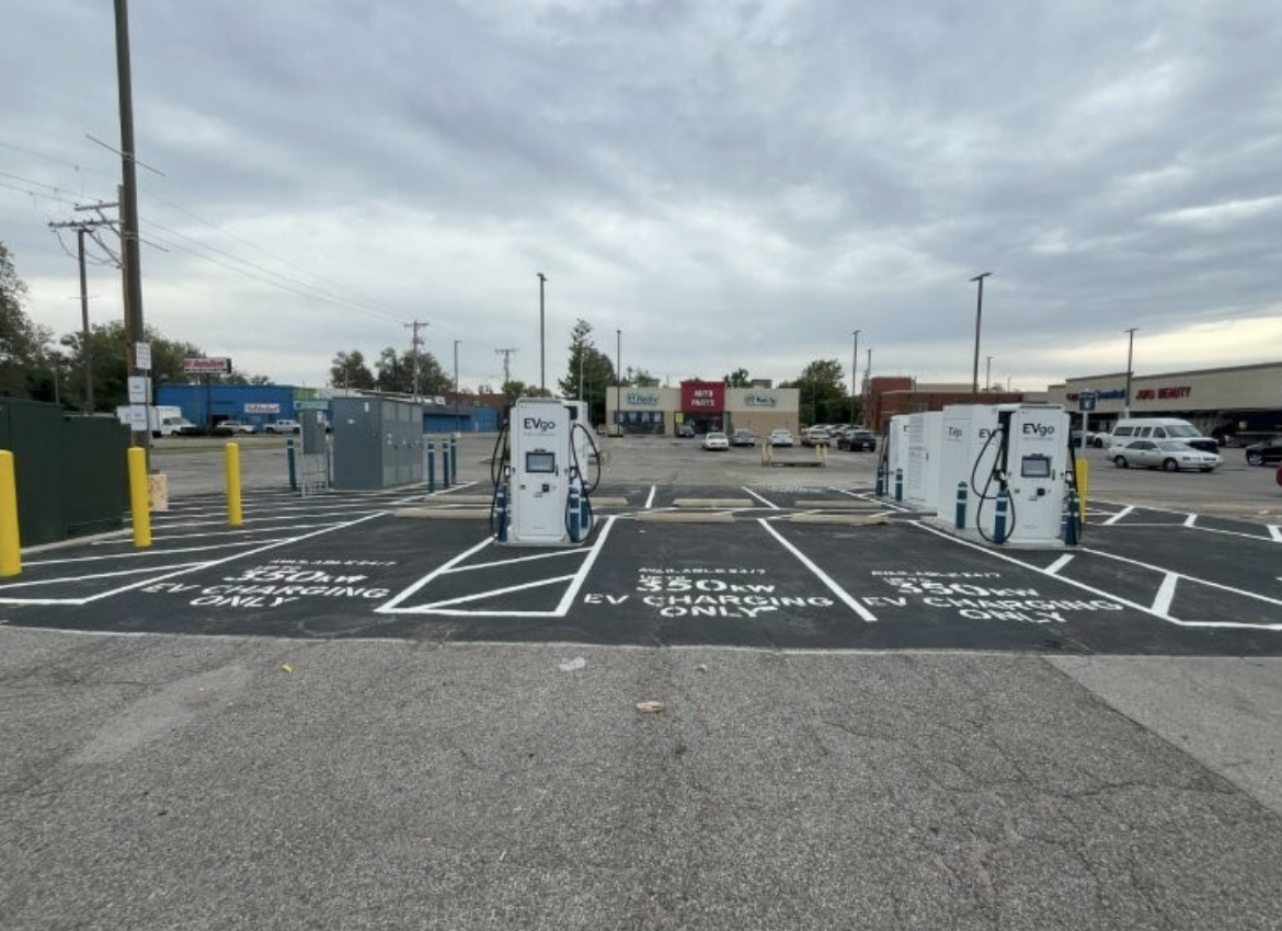 State Street Shopping Center | East St Louis, IL | EV Station