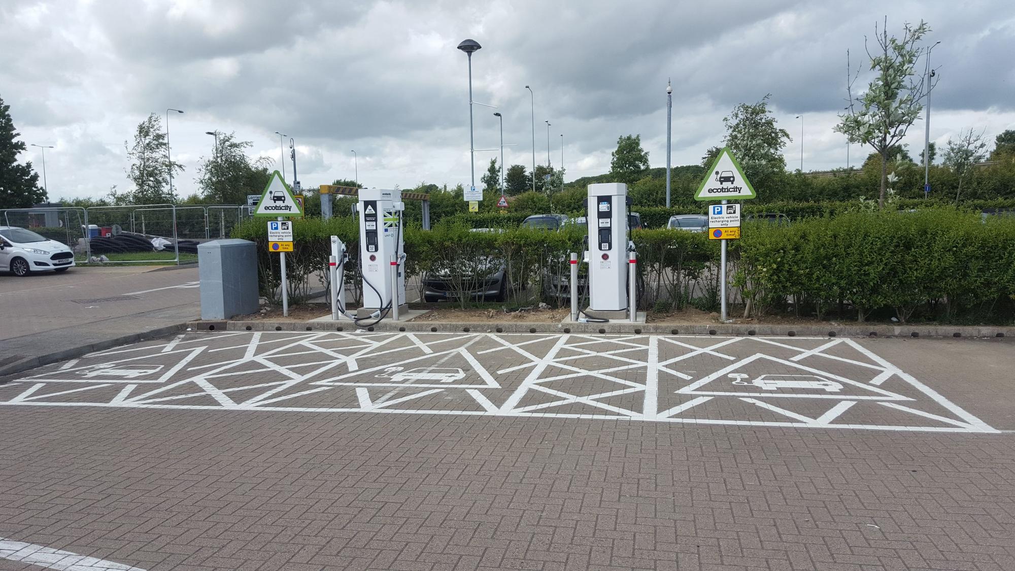 Folkestone Services M20 | Stop 24 Services, M20 Motorway Jct 11 ...
