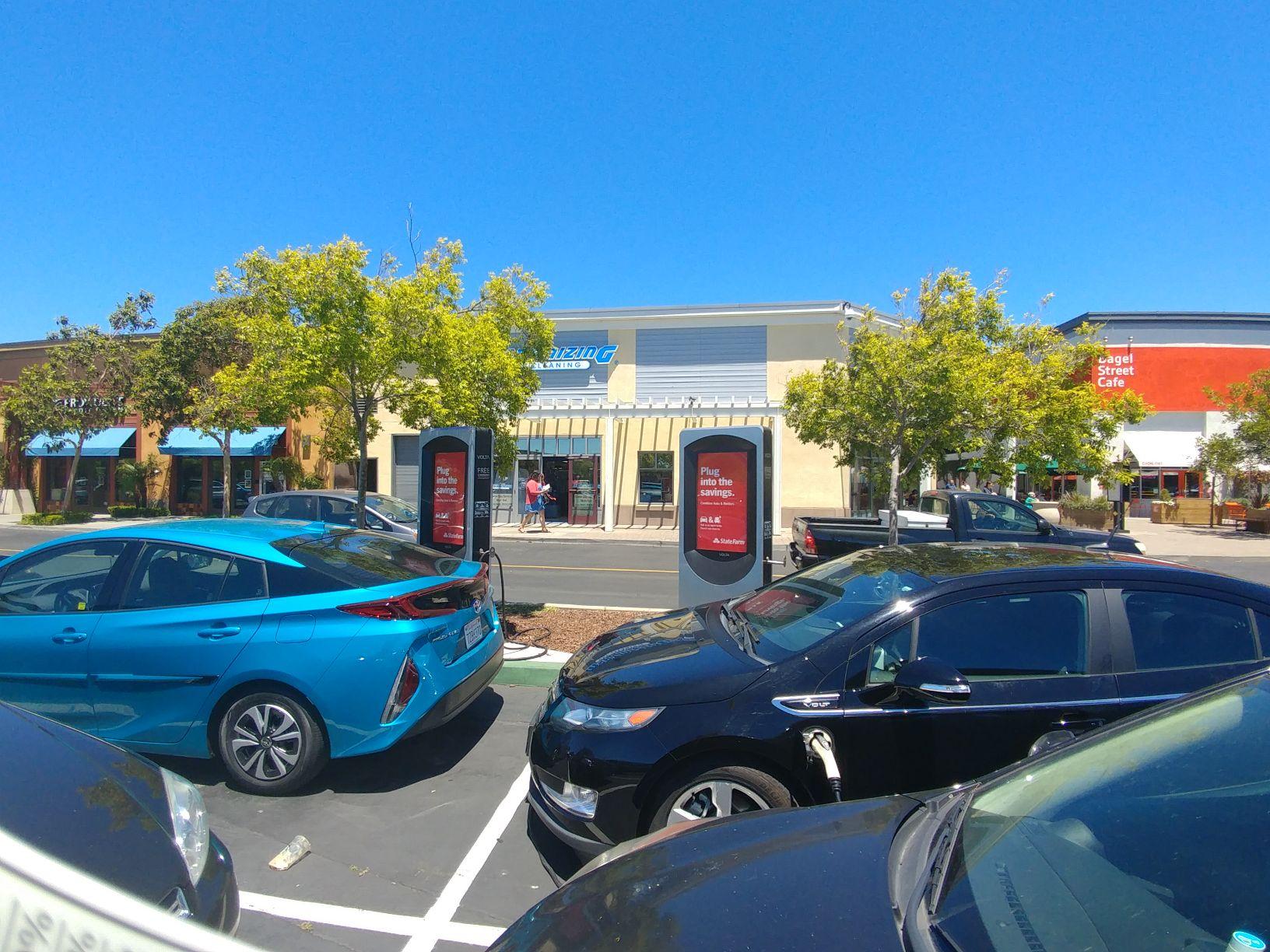 Alameda South Shore Center | Alameda, CA | EV Station