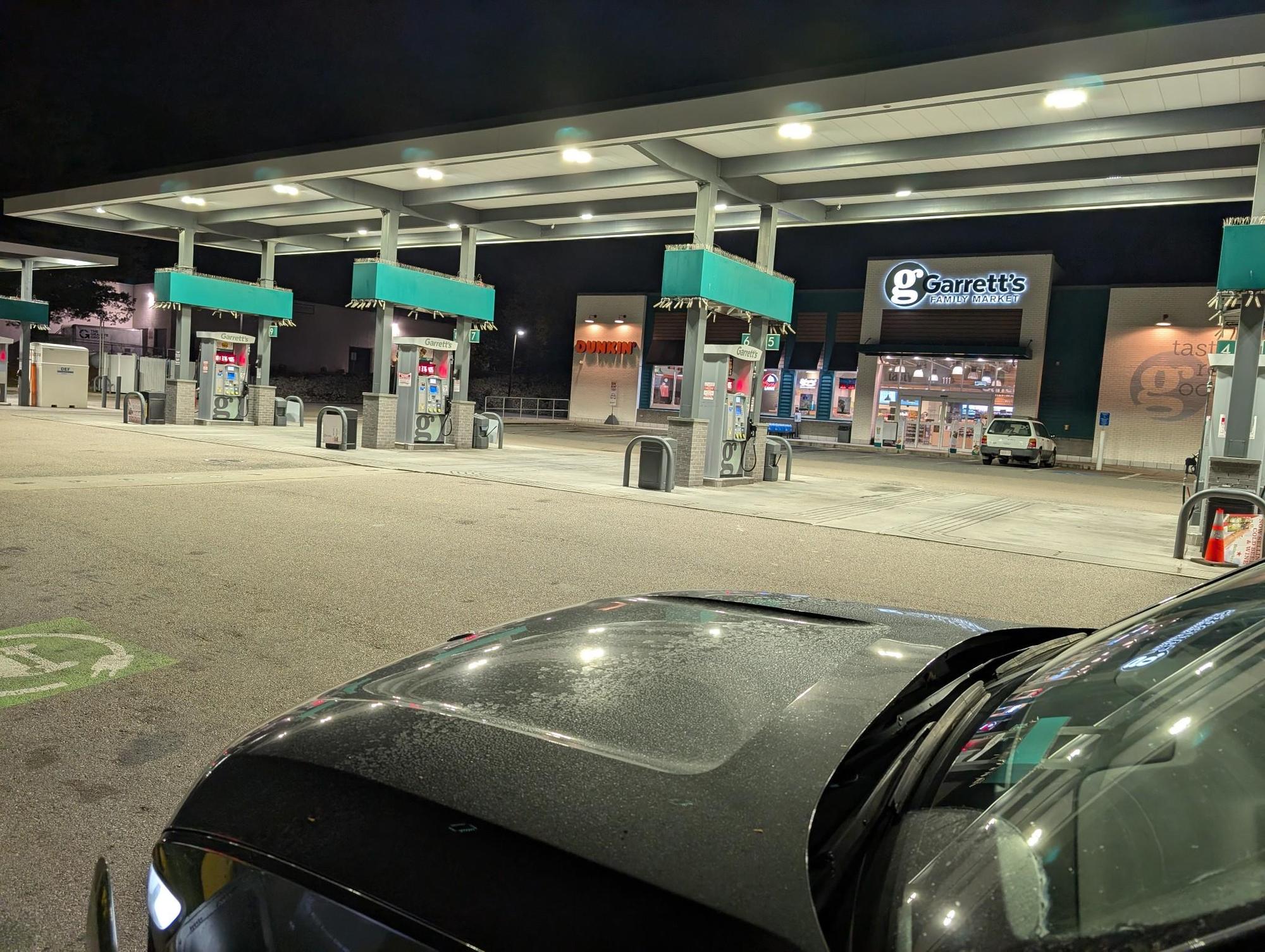 Garrett's Family Market | Milford, MA | EV Station