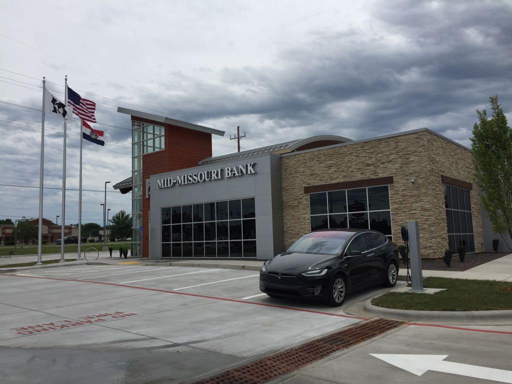 Mid-Missouri Bank | Springfield, MO | EV Station