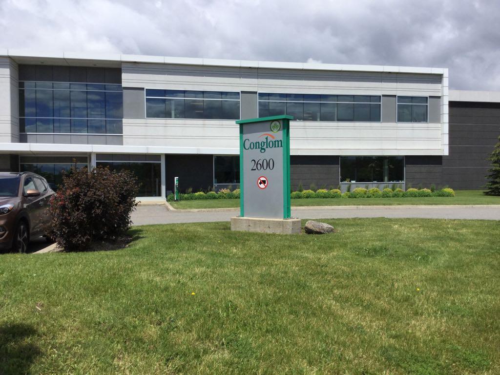 Conglom | Montréal, QC | EV Station