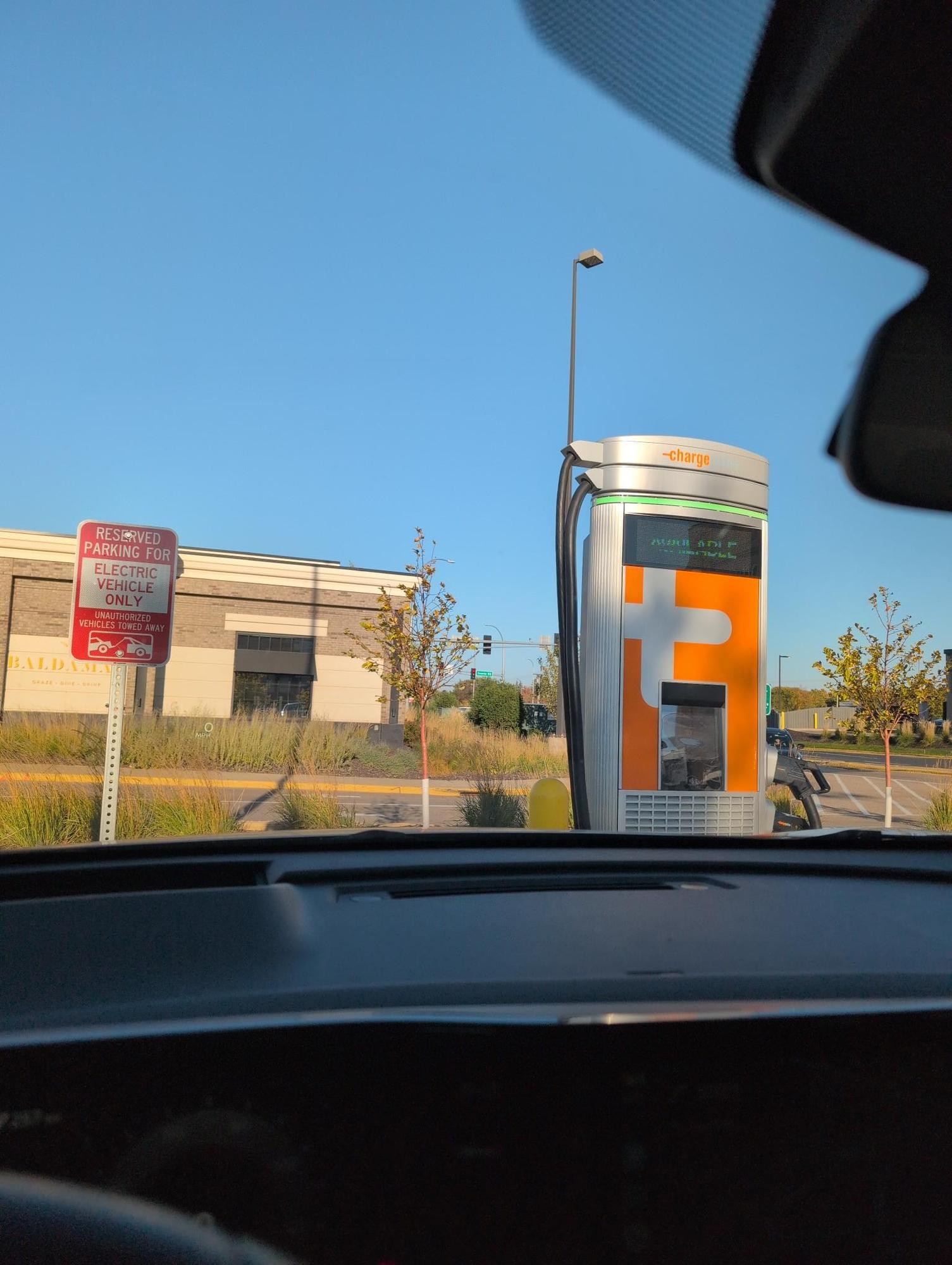 Rosedale Center - AMC Rosedale 14 | Roseville, MN | EV Station