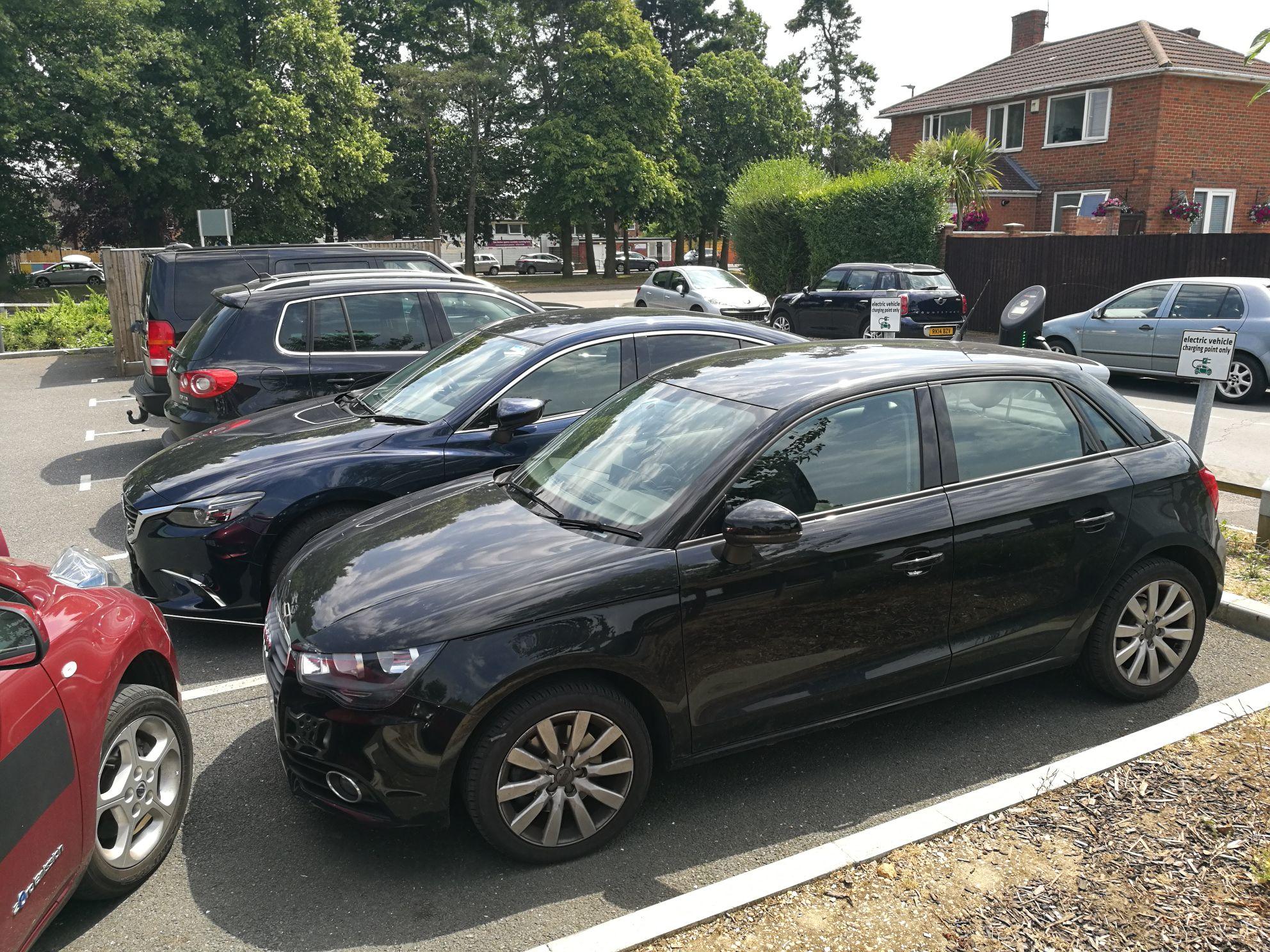 Britwell Library | Slough, England | EV Station