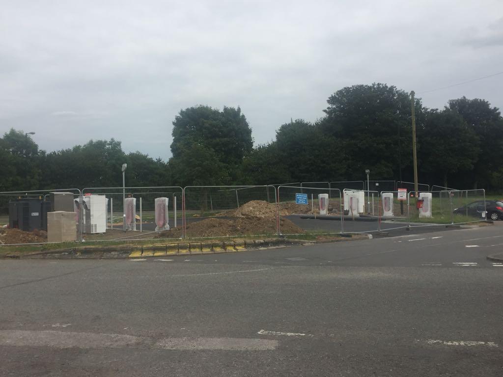 Membury Westbound Services M4 (2) | Lambourn Woodlands, England | EV ...