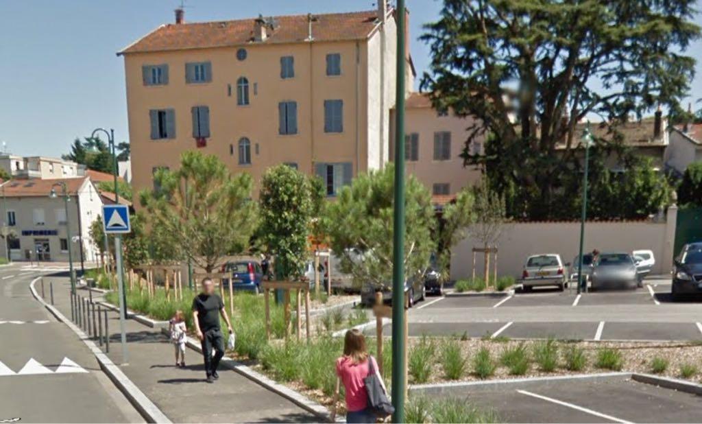 BlueLy - Rue George Perret | Tassin-la-Demi-Lune, Auvergne-Rhône-Alpes ...