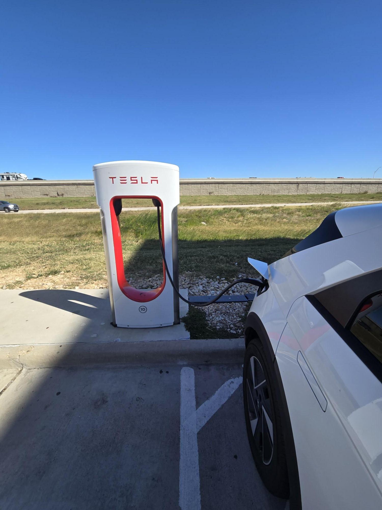 Abbott's Travel Center | Abbott, TX | EV Station