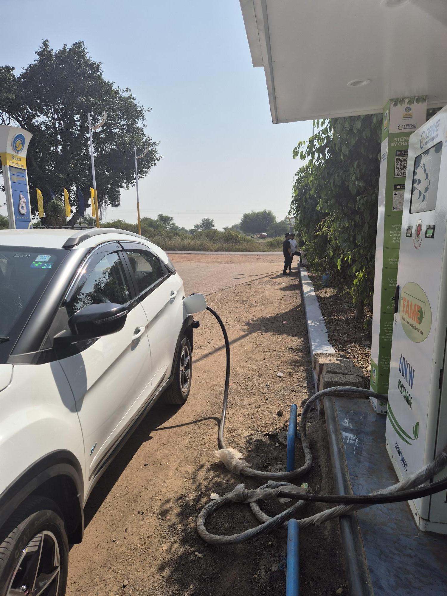 BPCL eDrive Shri Gumbaidevi Petroleum | Pimpode bk., MH | EV Station