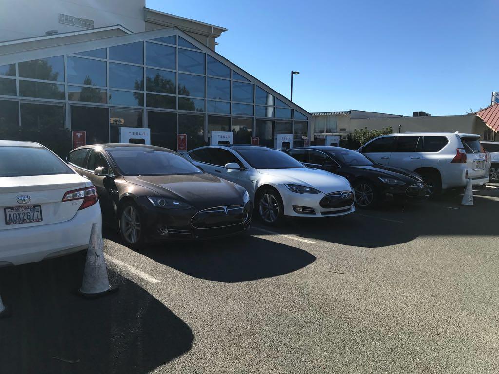 Holiday Inn Express Ellensburg (2) | Ellensburg, WA | EV Station