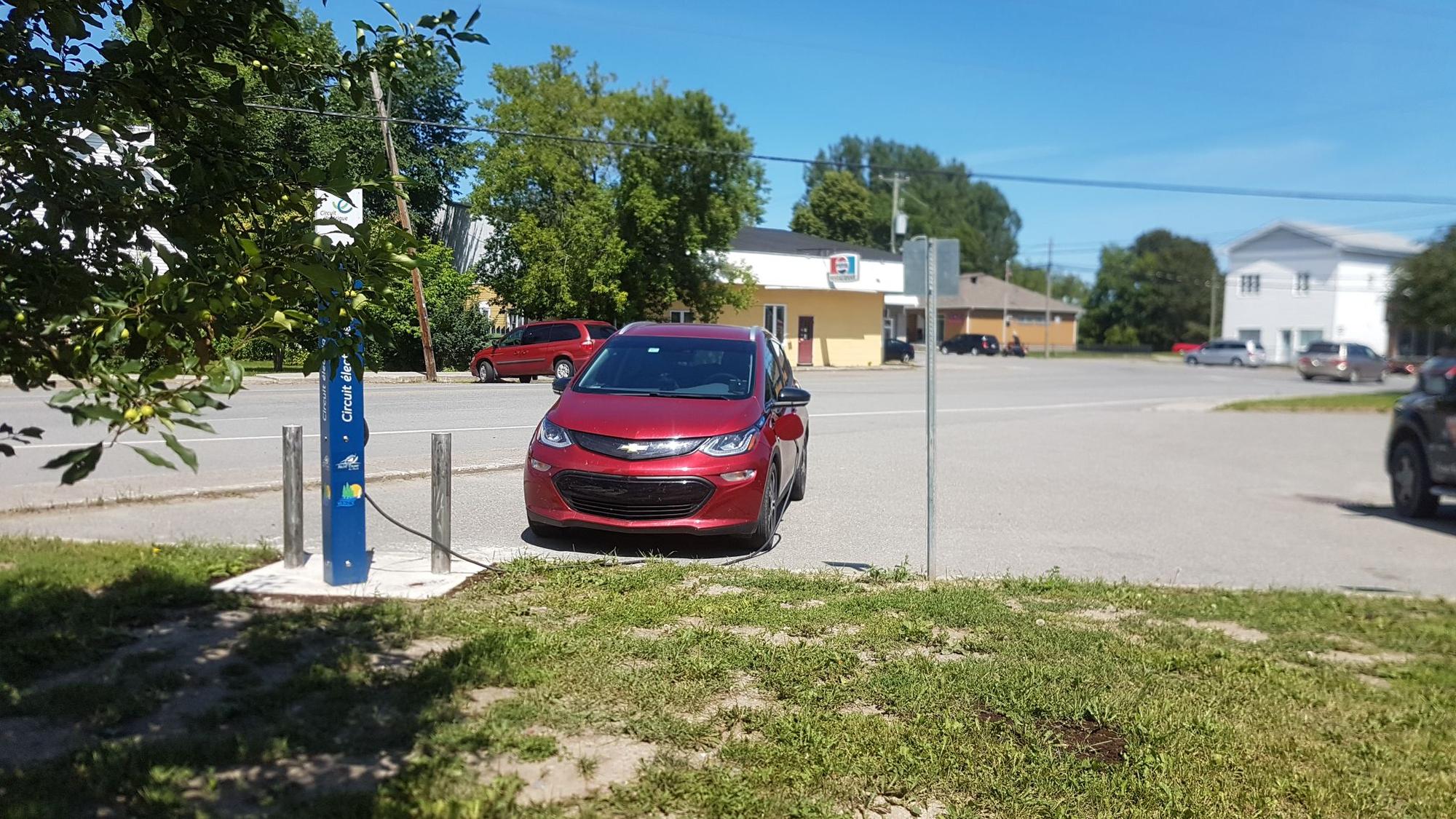 Fossilarium du Nord | Notre-Dame-du-Nord, QC | EV Station