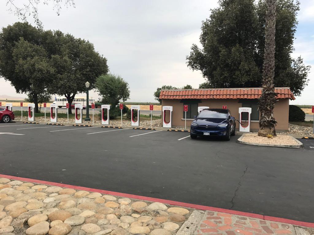 Harris Ranch Inn & Restaurant (2) | Coalinga, CA | EV Station